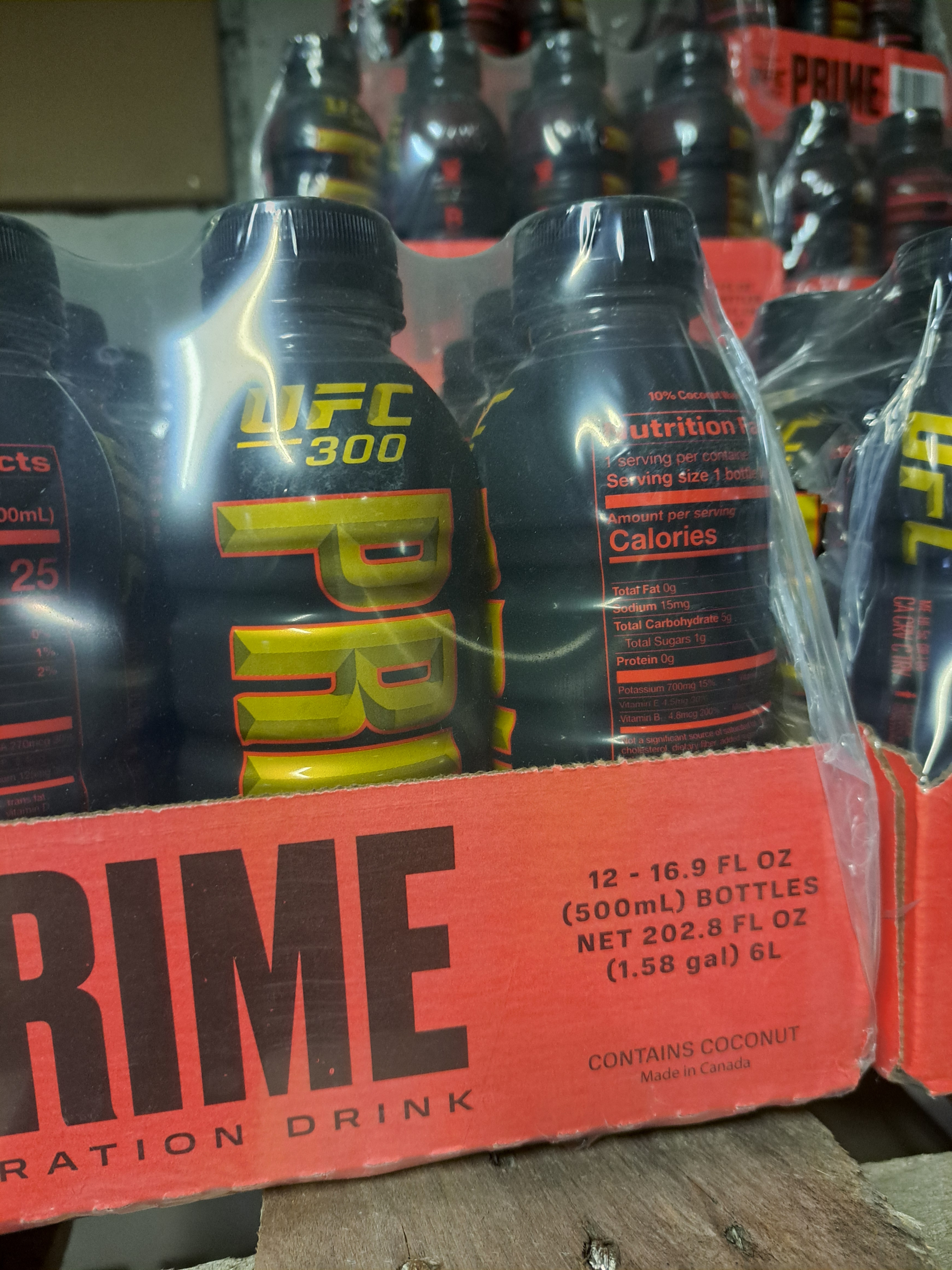 Prime UFC 300 - Pall med 216 st 50 cl - Auktioner online - Nätauktioner ...