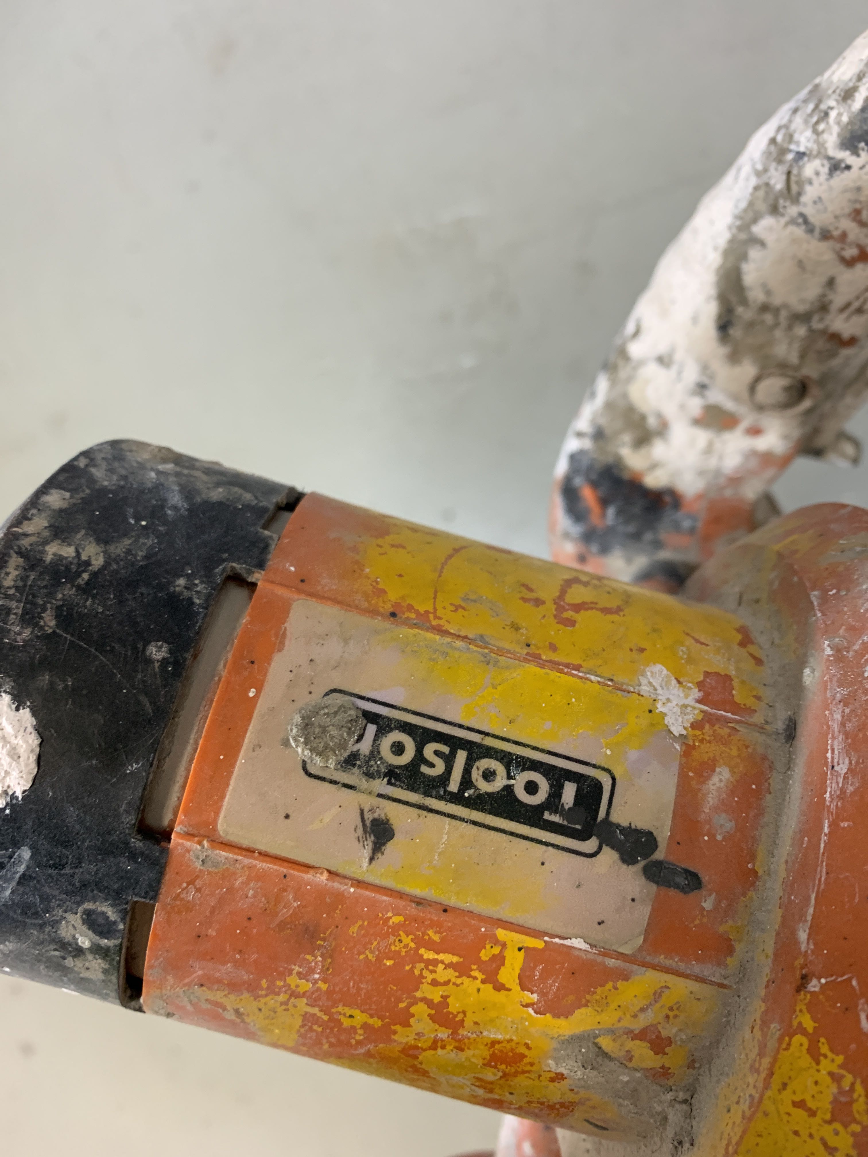 Concrete whisk Toolson - PS Auction - We value the future - Largest in ...
