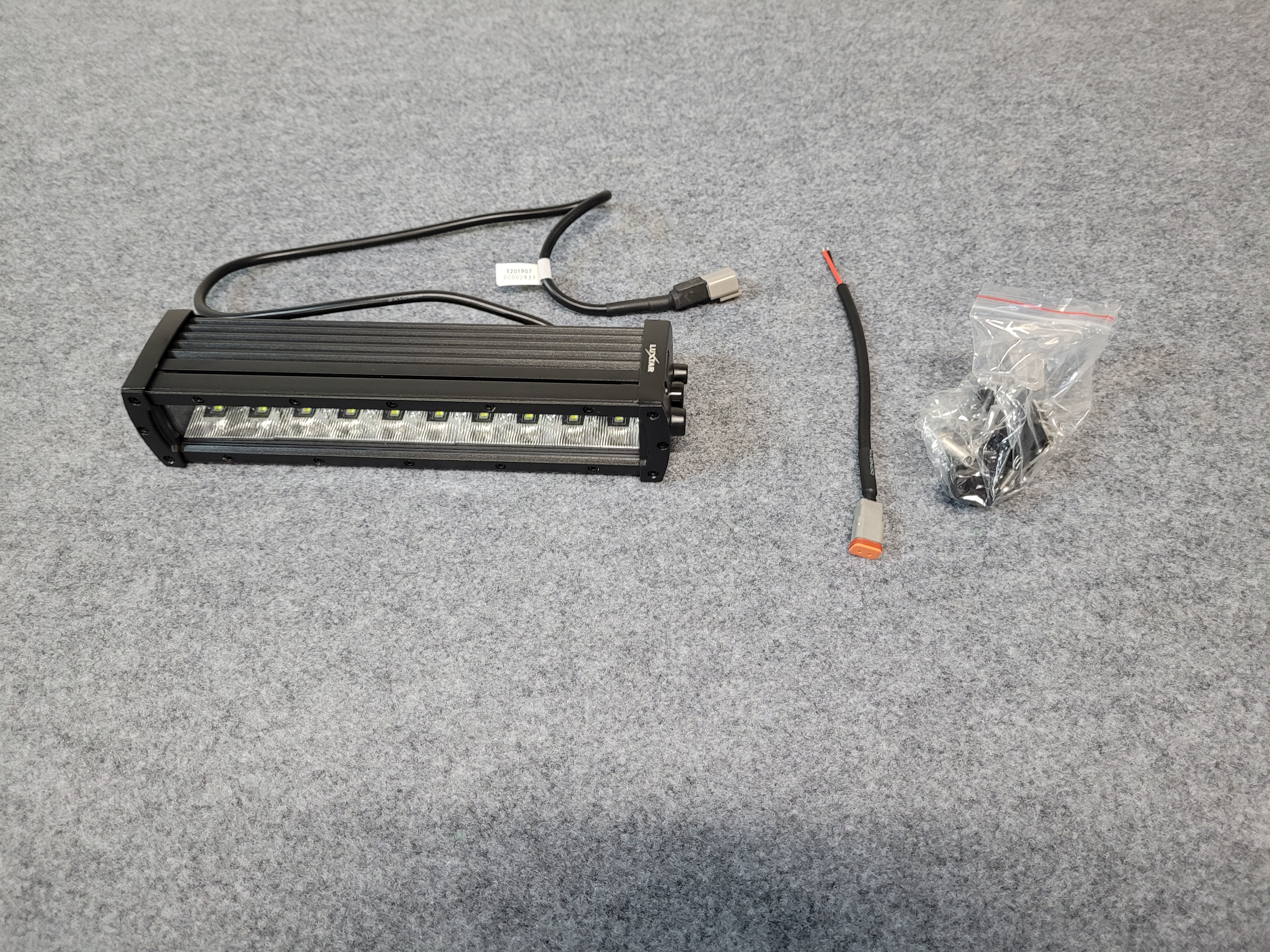 LUXTAR® LED floodlight X10 E-approved 100W - PS Auction - We value the ...