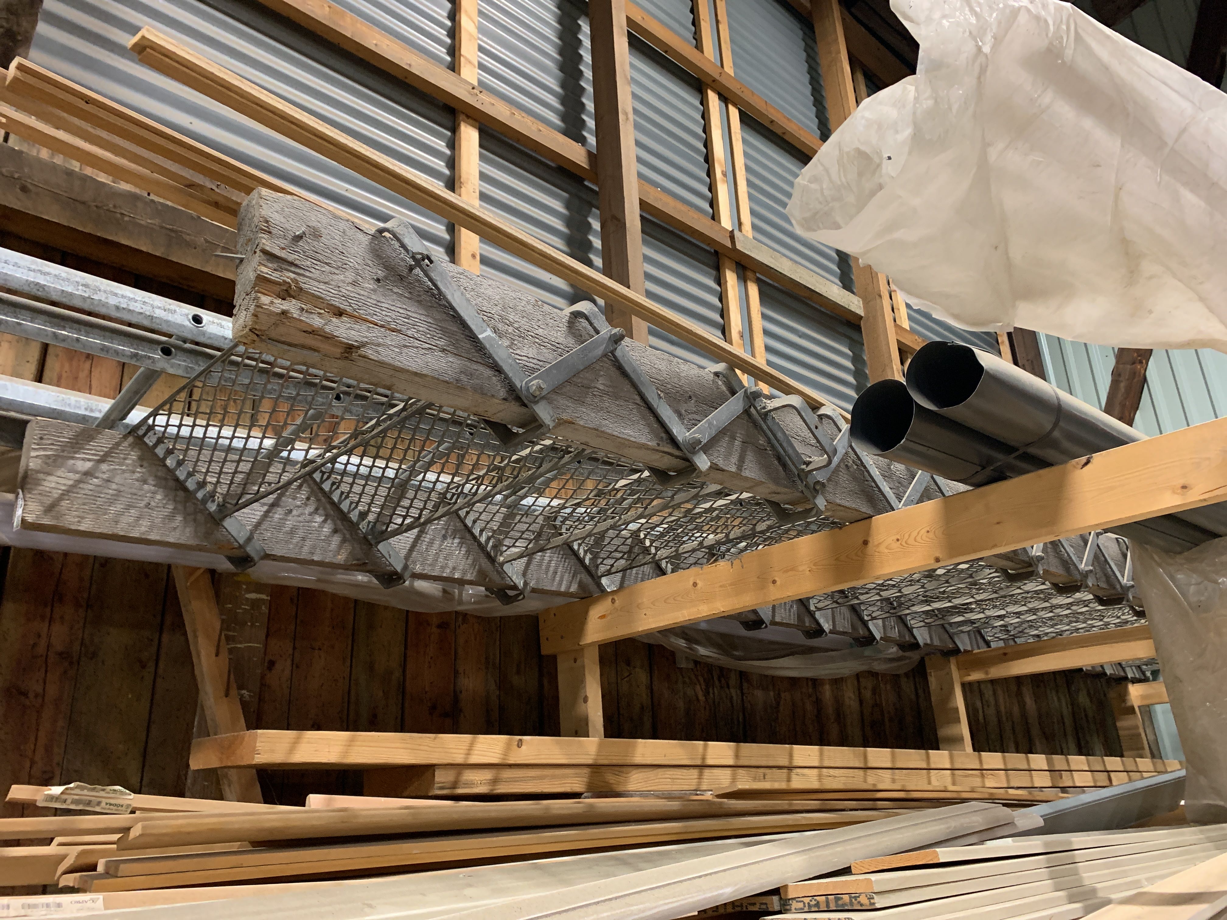 Moldings, construction ladder, cable ladders - PS Auction - We value ...