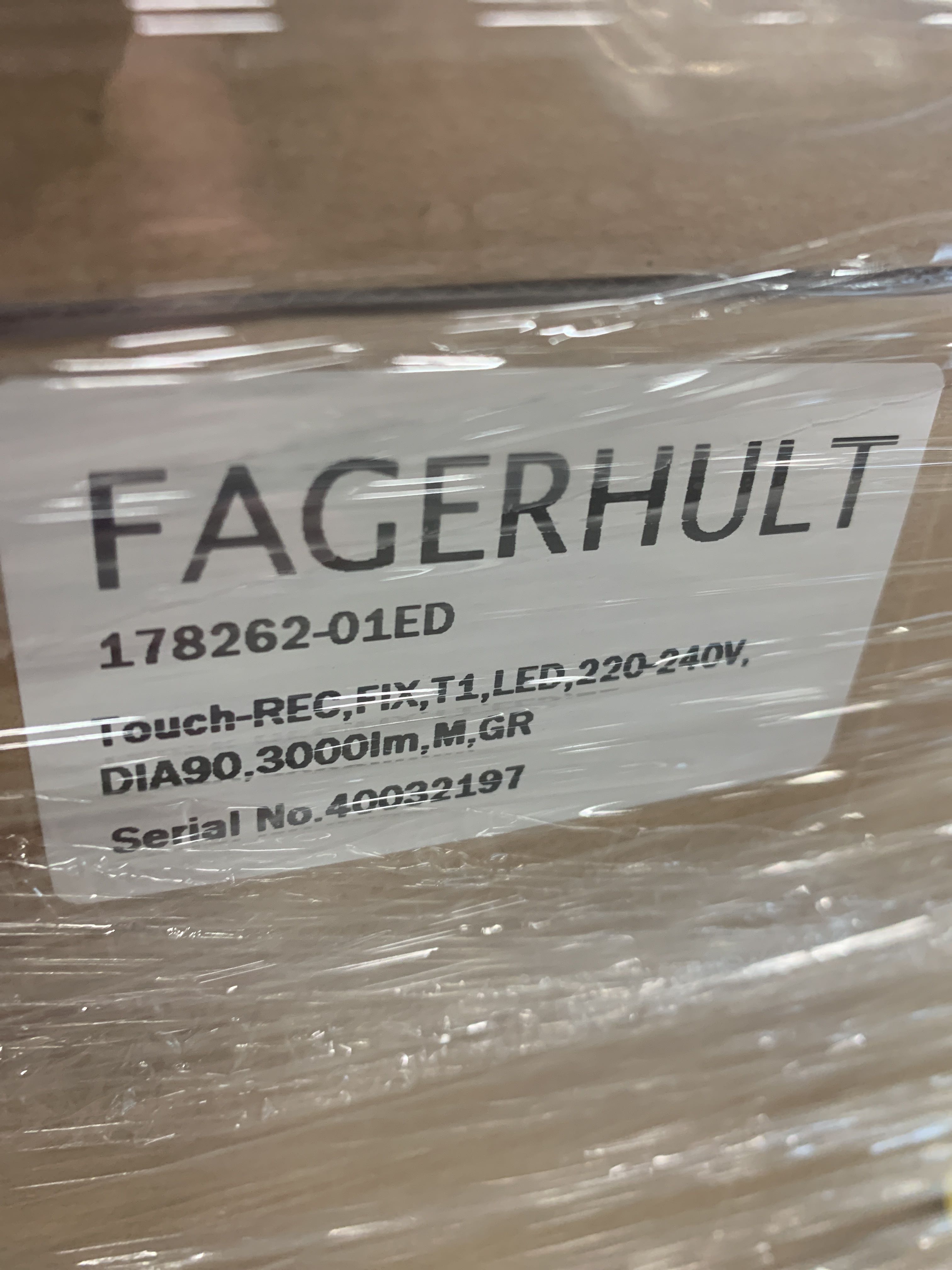 Ca 60 st Spotlights Fagerhult Touch Midi rec 230V 27W - Auktioner online - Nätauktioner ...