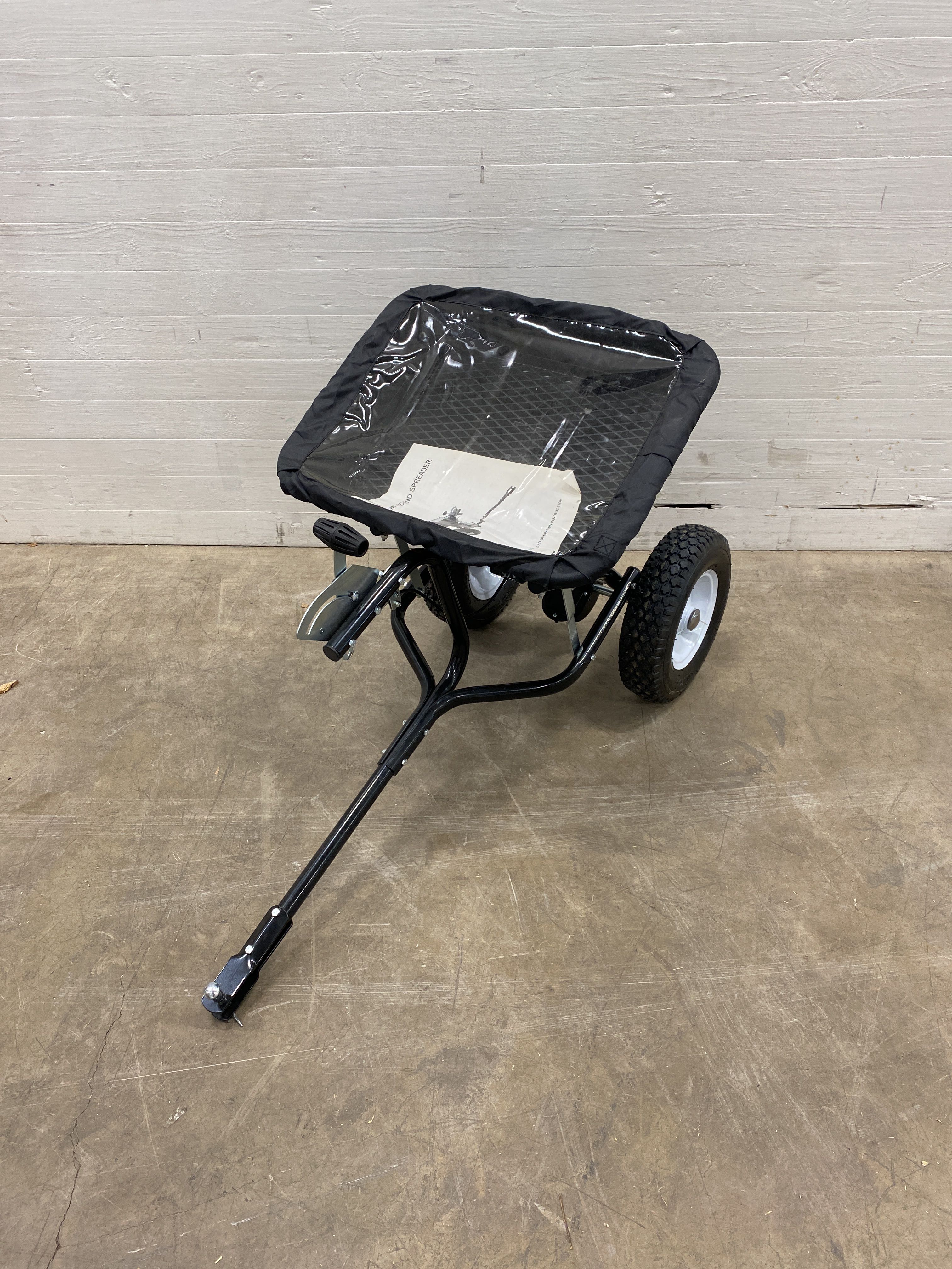 Spreader trailer for ride-on lawnmowers - PS Auction - We value the ...