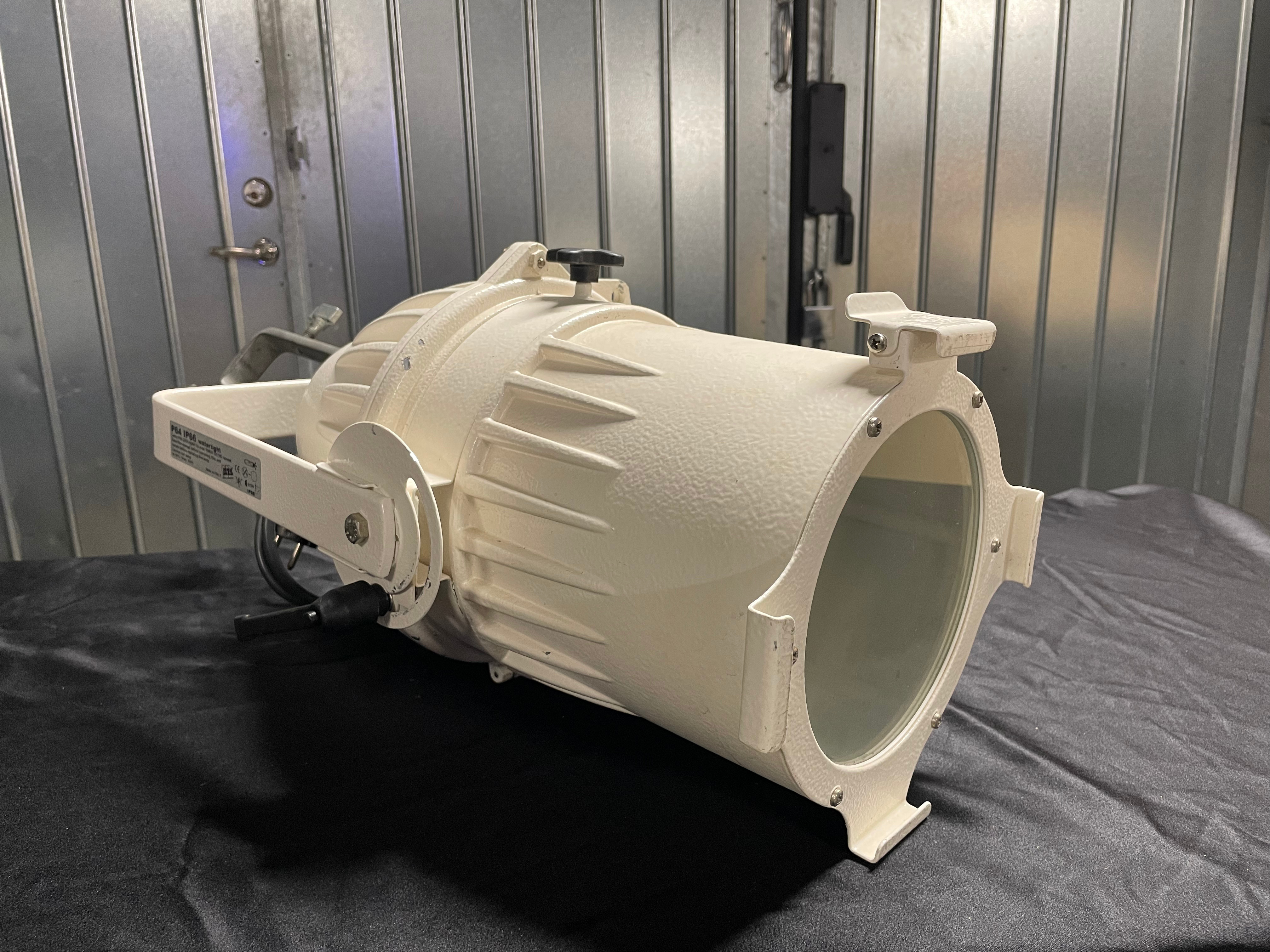 Scenljus för utomhusbruk - DTS PAR64 IP66 - Auktioner online ...