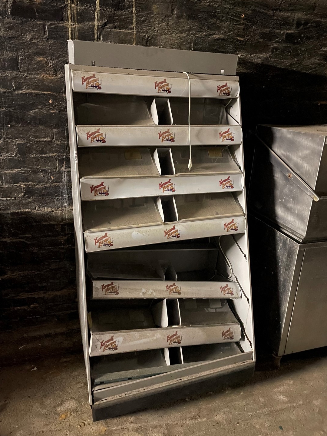 Candy rack in sheet metal 3 pieces - PS Auction - We value the future ...