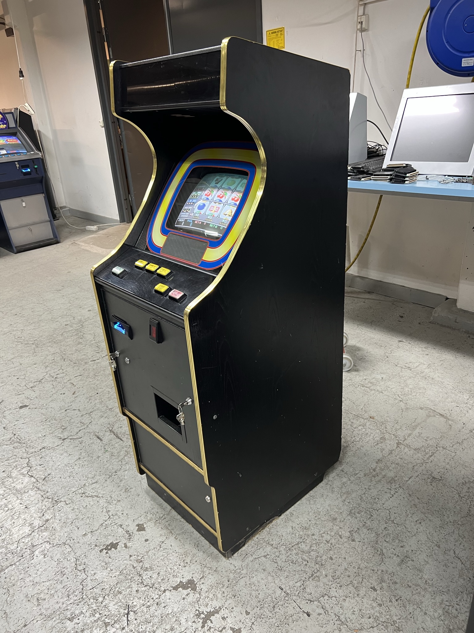 Super cherry master takes new banknotes - PS Auction - We value the ...