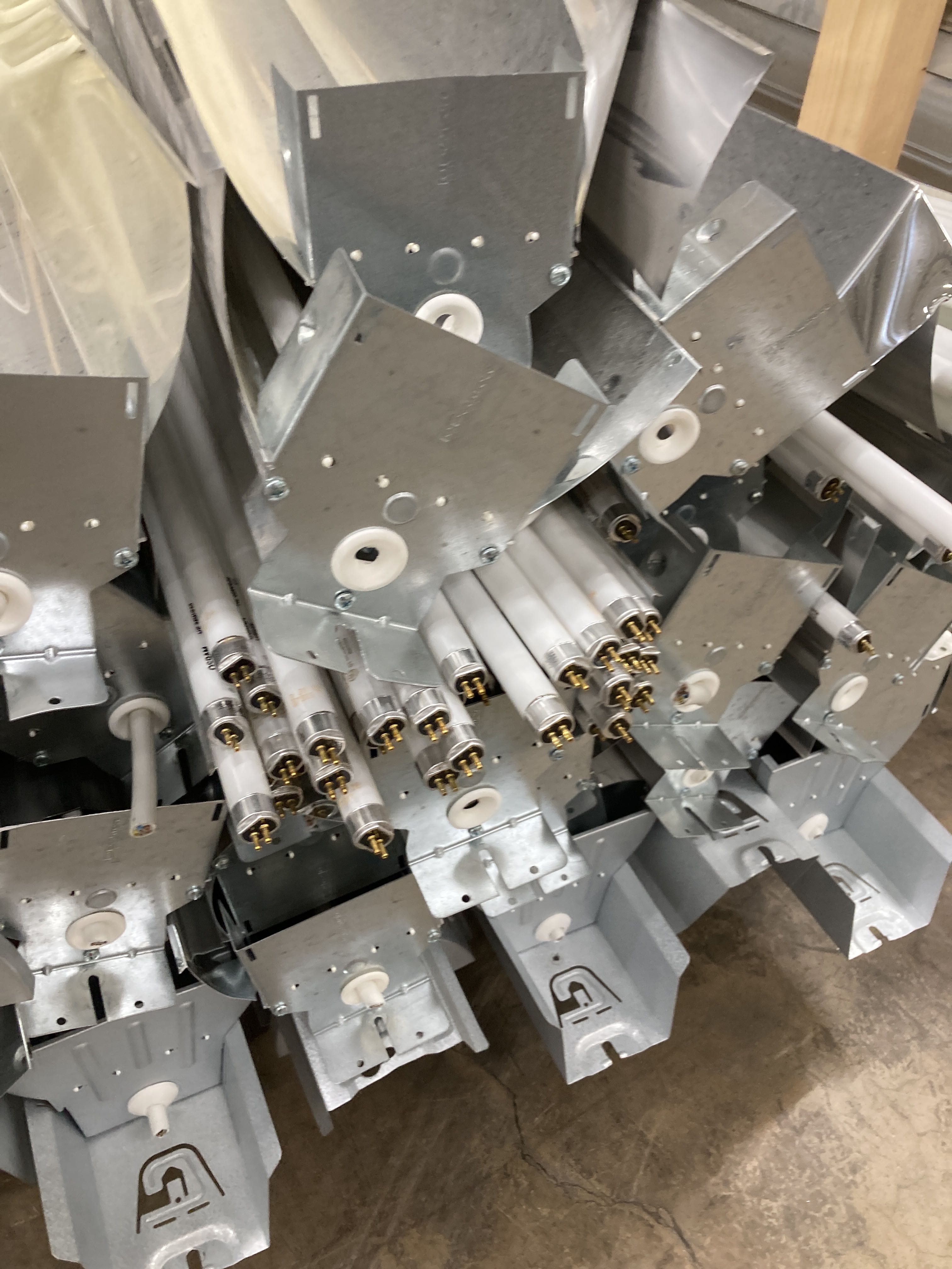 Industrial fixtures - PS Auction - We value the future - Largest in net ...
