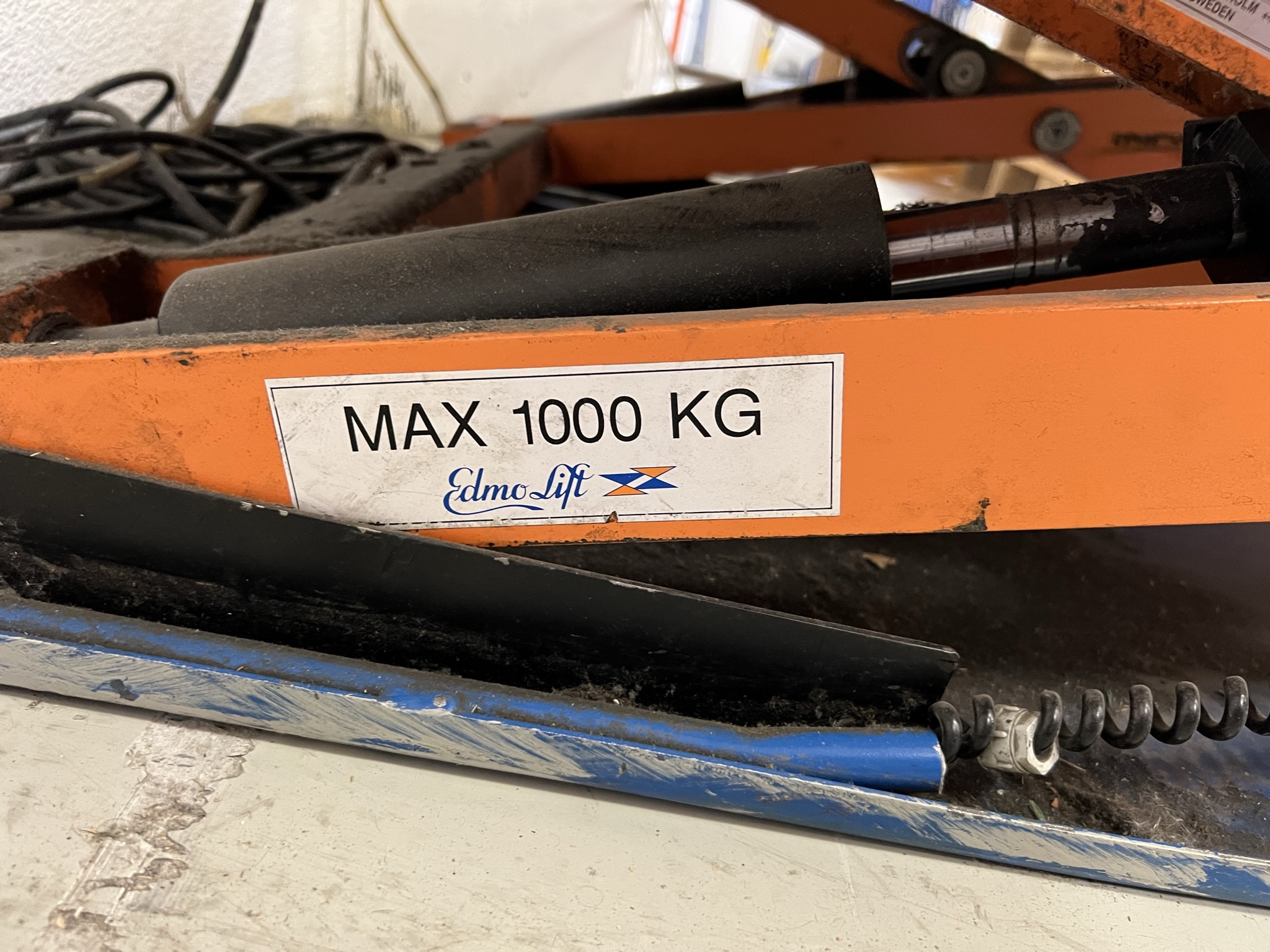 Lyftbord Edmo Lift 1000 Kg -91 - Auktioner online - Nätauktioner ...