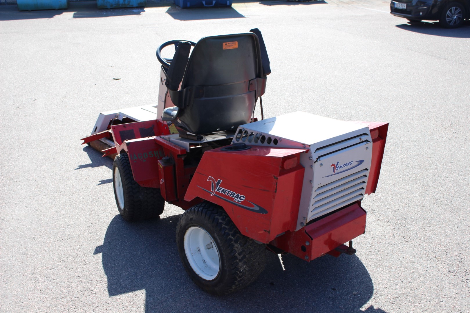 Redskapsbärare Ventrac 3000 med klippaggregat - Auktioner online - Nätauktioner ...