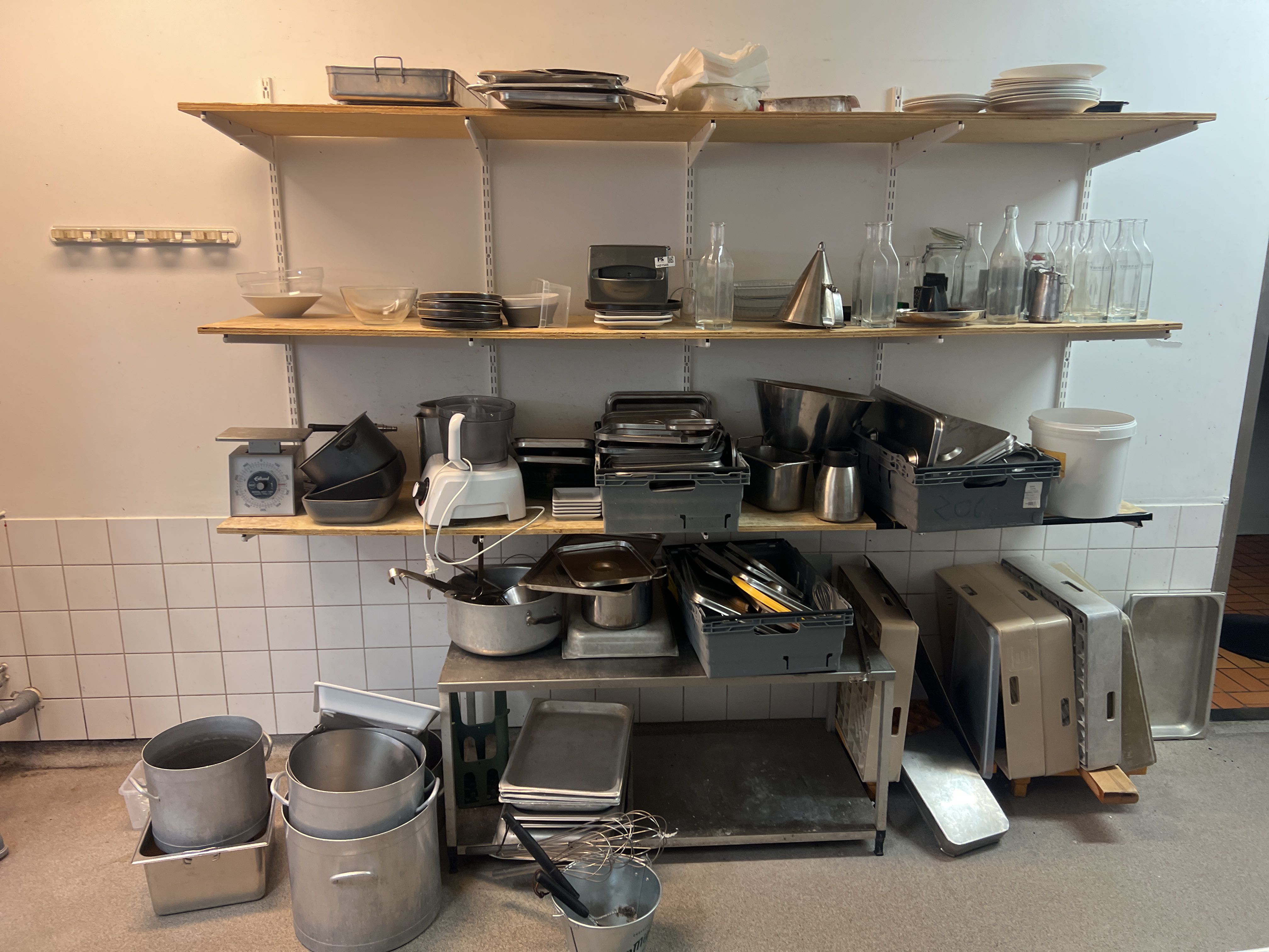 Köksutrustning - Kastruller, bleck, bestick, mm. - Auktioner online - Nätauktioner ...
