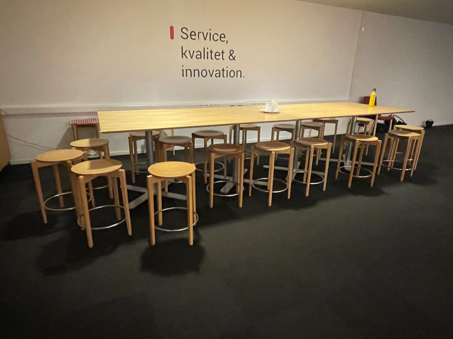 Conference / lunch table & storage - PS Auction - We value the future ...