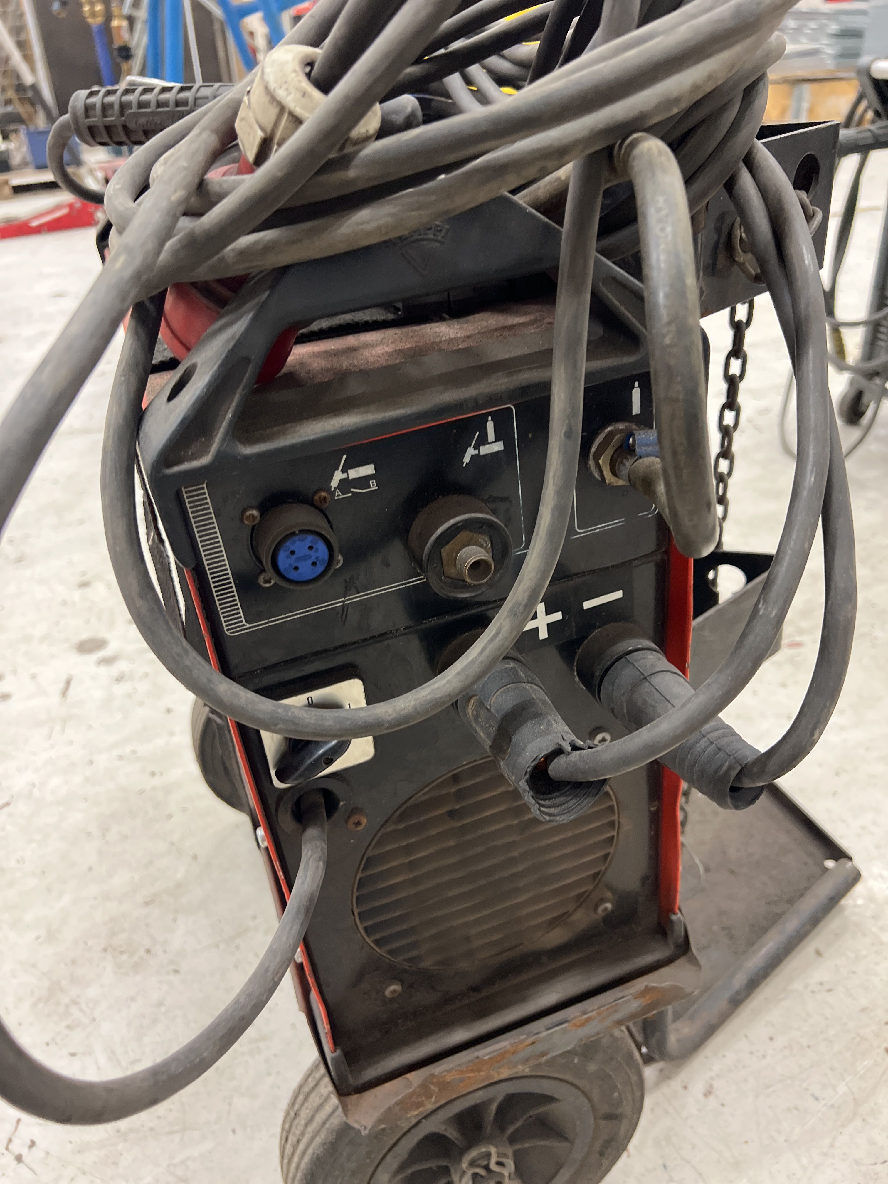 Pinnsvets Kemppi Master 2800 - Auktioner online - Nätauktioner ...