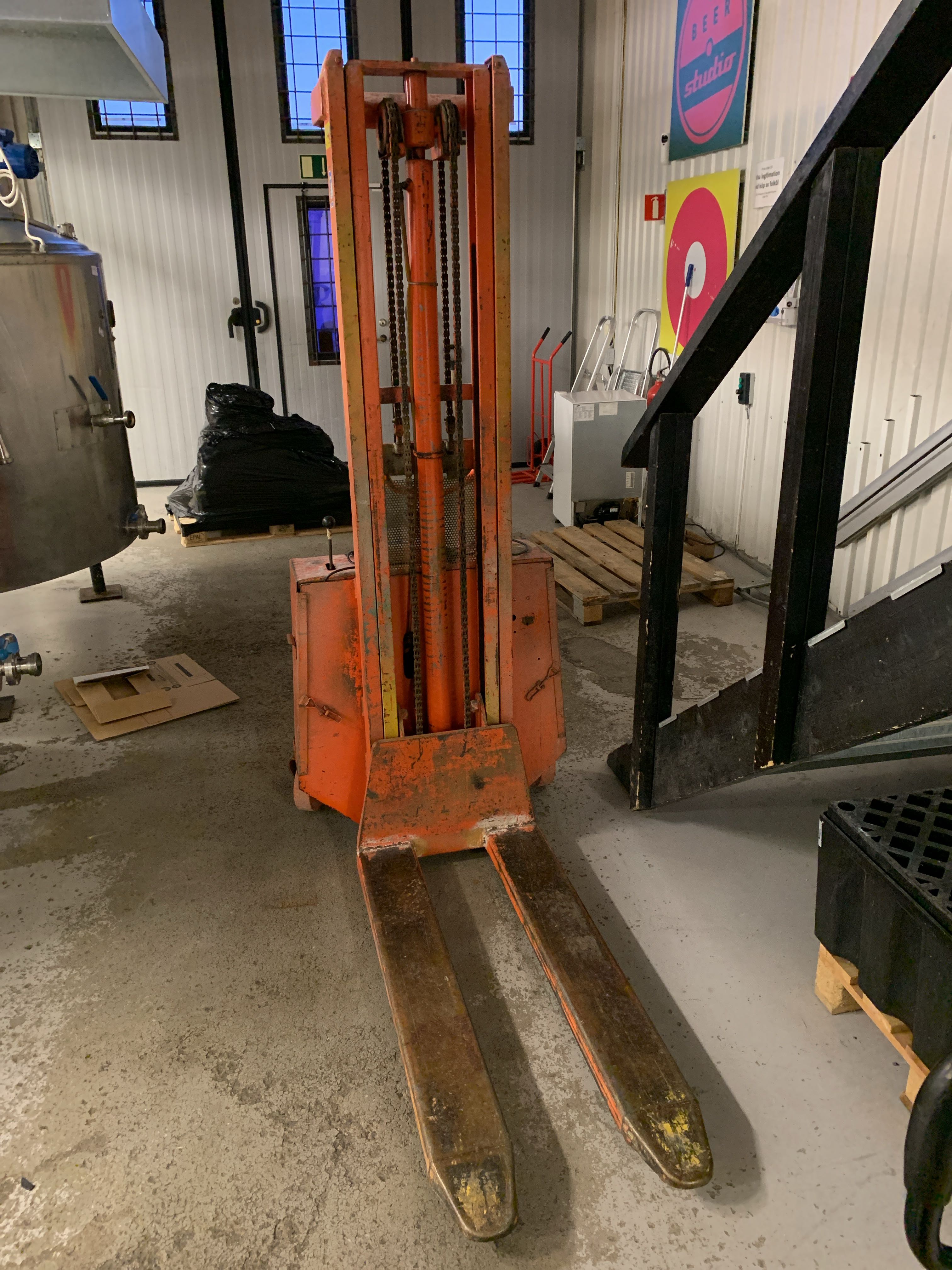 High-lift walking stacker Kentruck B69 #NEW INFO# - PS Auction - We ...