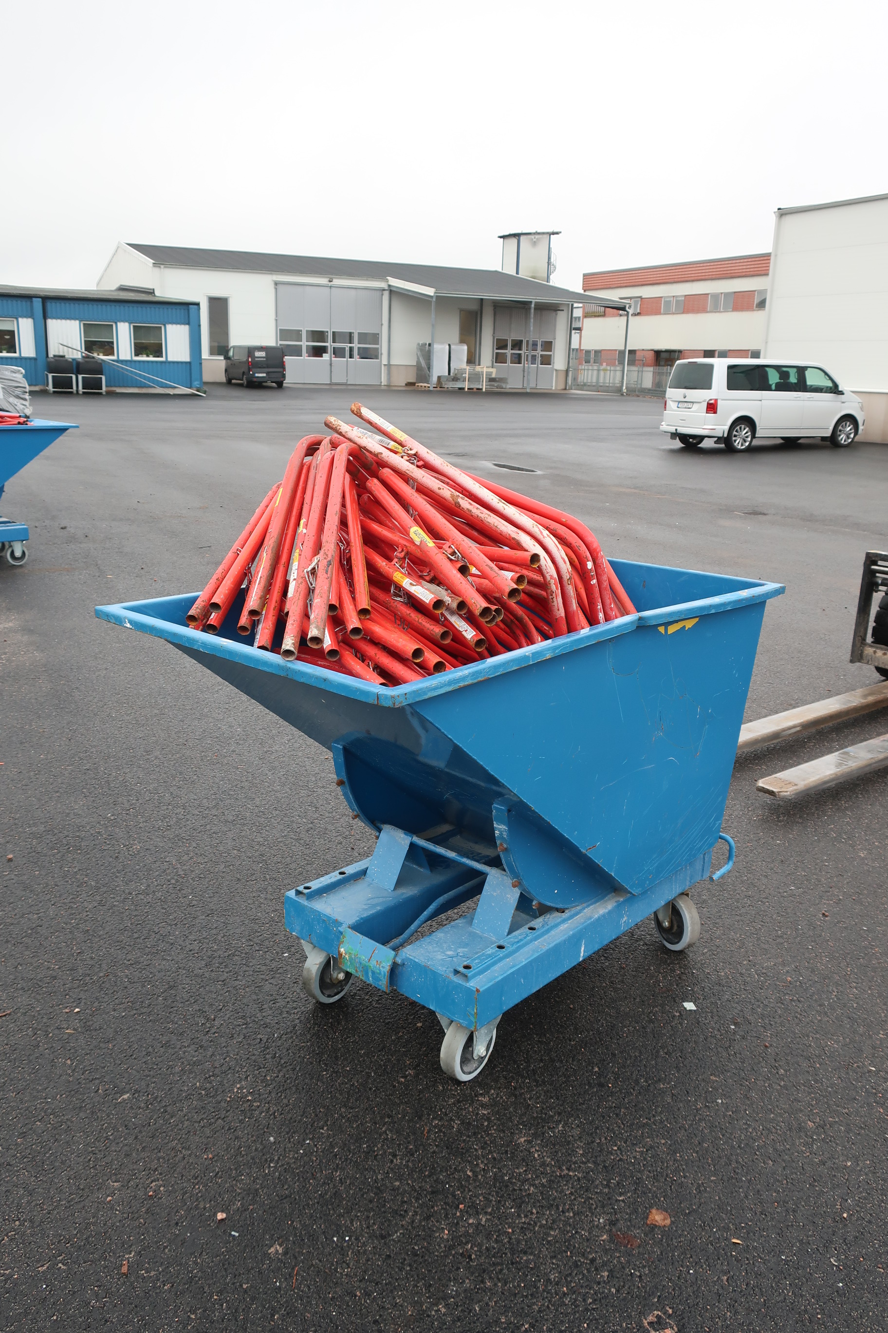 Tipping container Intra incl plaster casts Starke Arvid - PS Auction ...