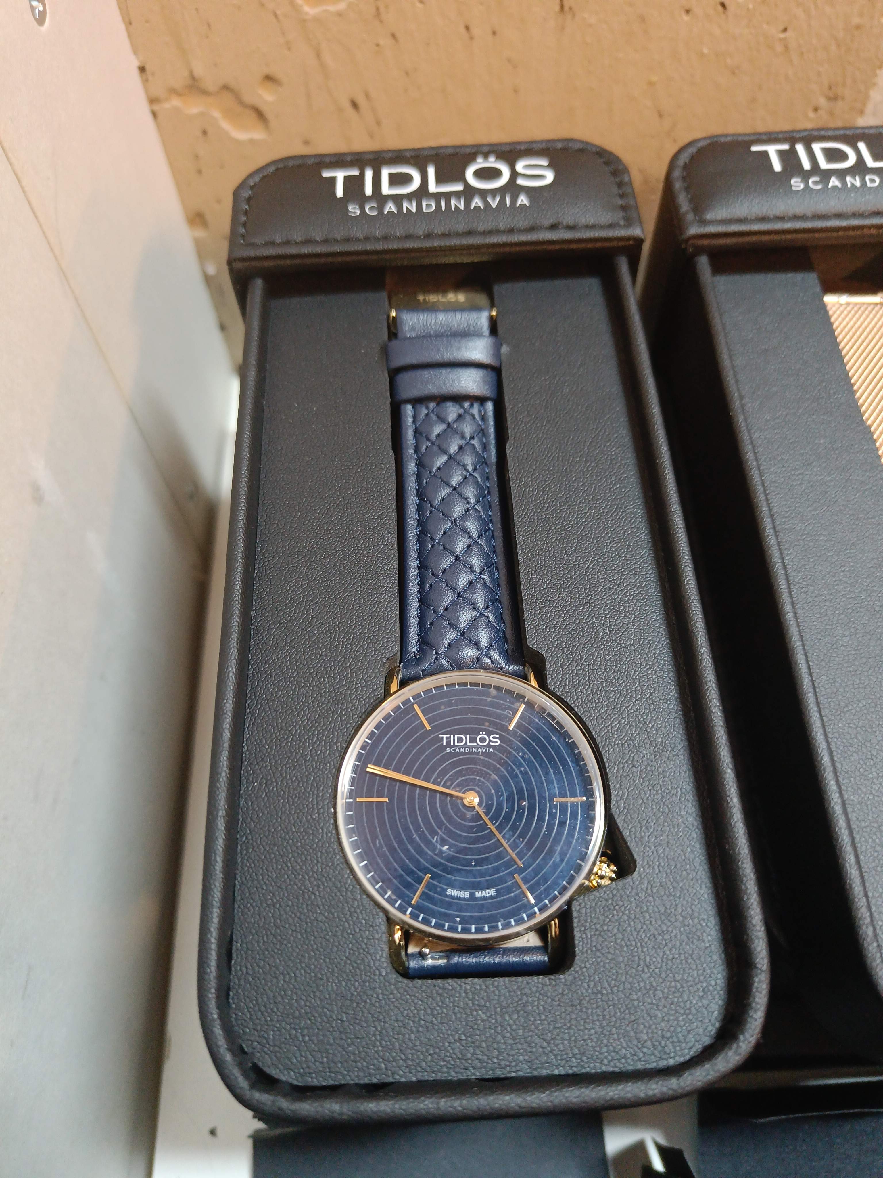 20 TIMELESS "The original" wristwatches, all in different color ...