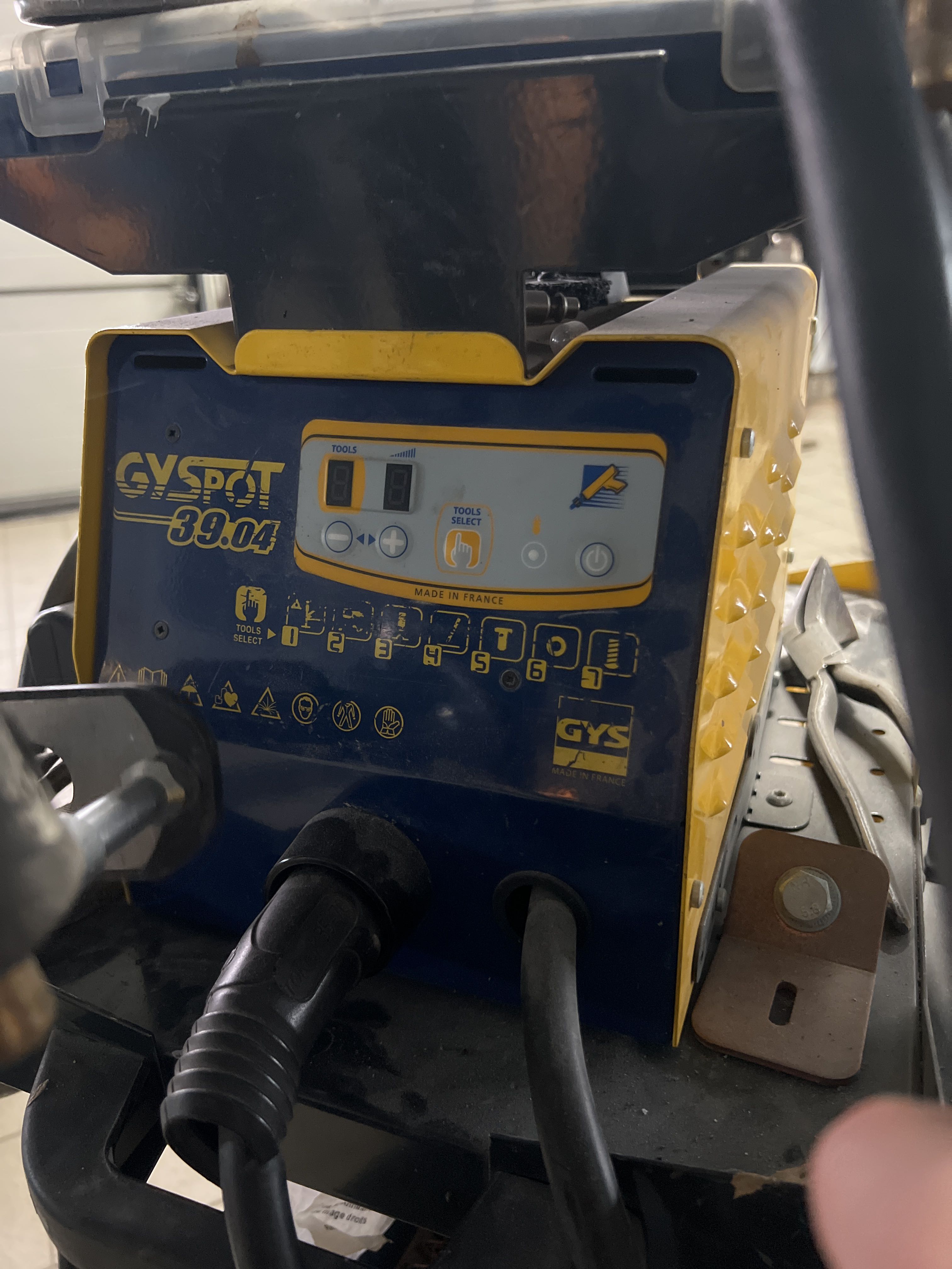 Sheet metal puller with trolley GYS - GYSPOT 39.04 - PS Auction - We ...