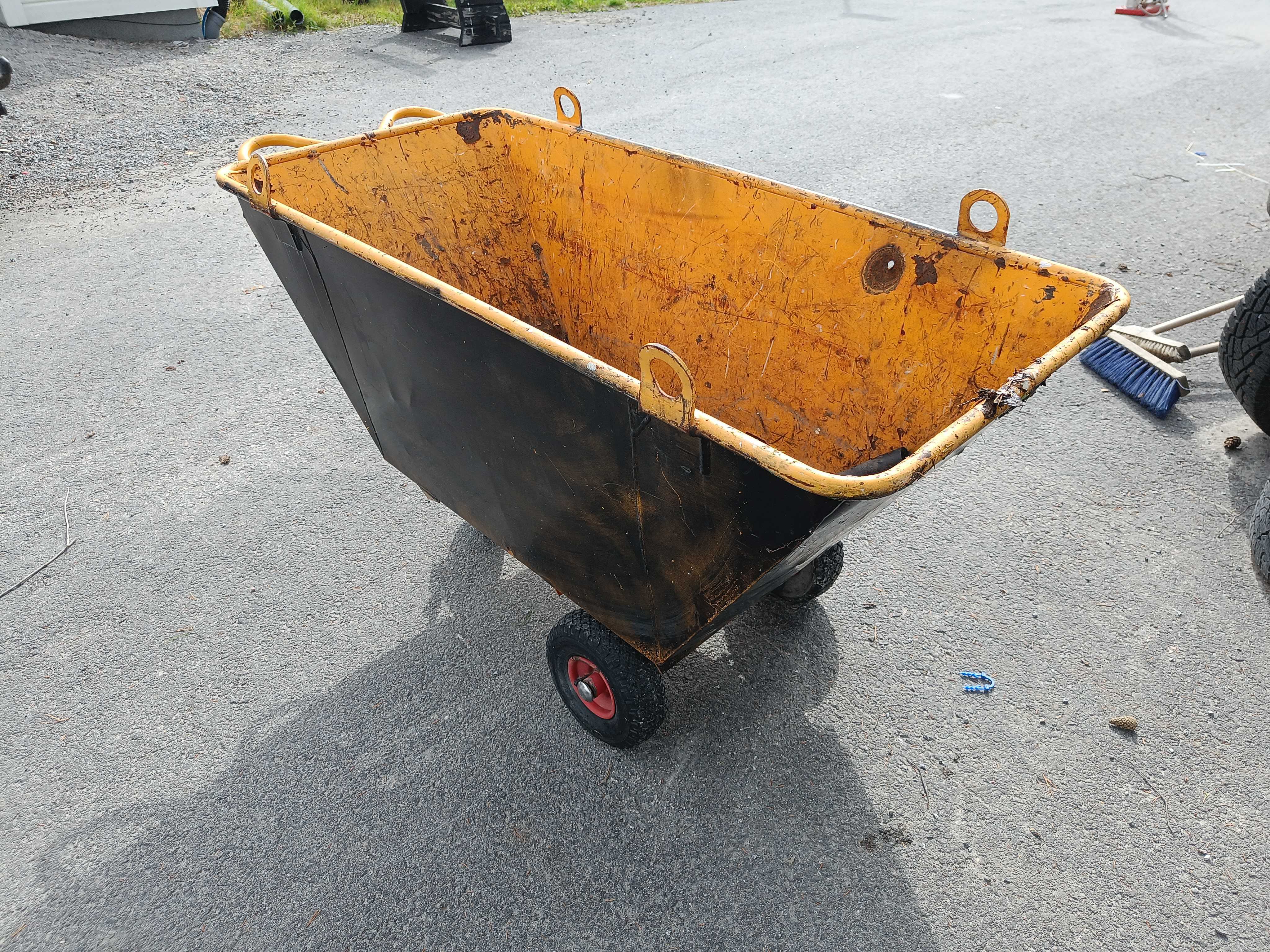 Scrap tub on wheels - PS Auction - We value the future - Largest in net ...