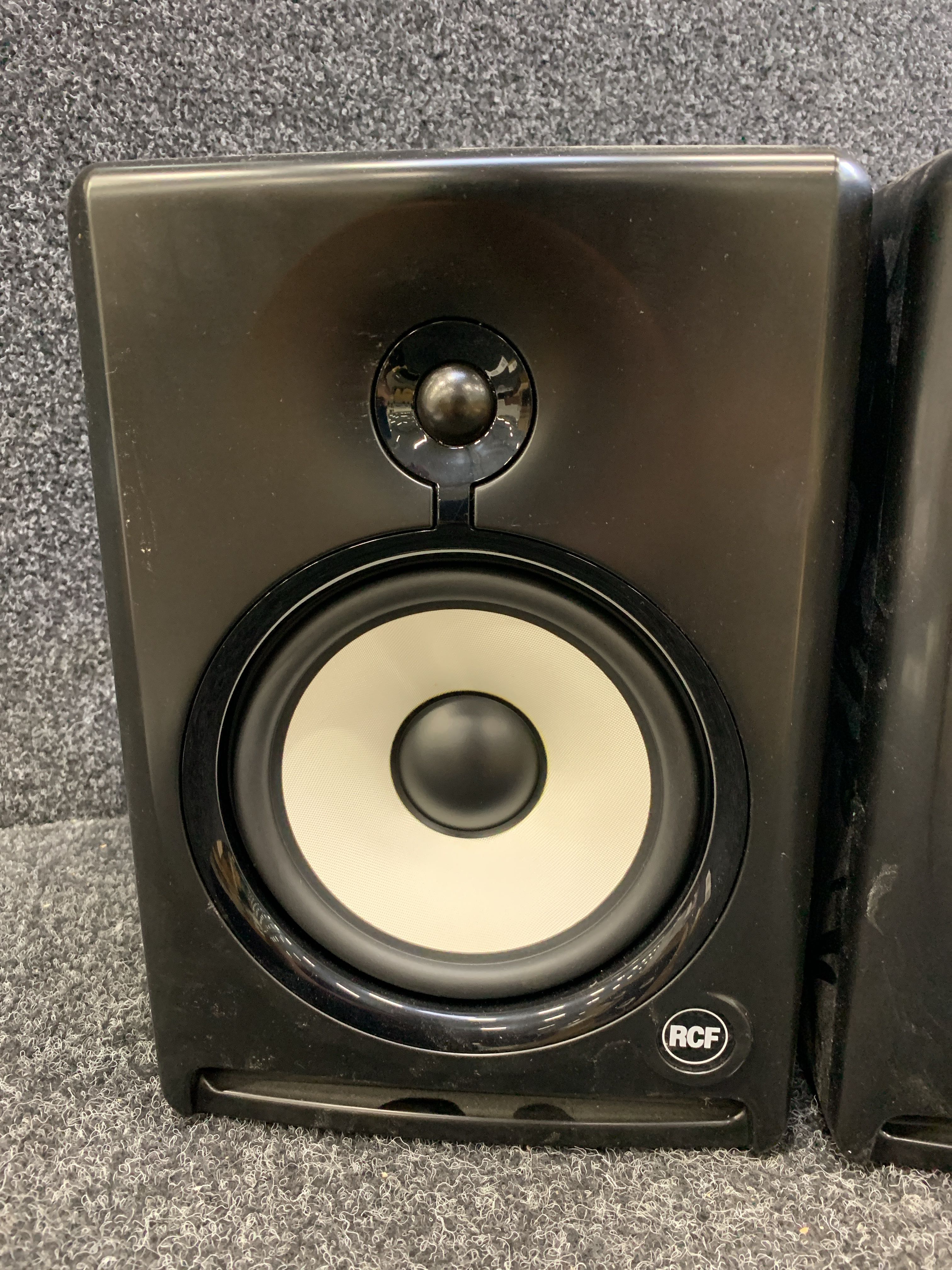 2 st Högtalare RCF AYRA Eight Active professional monitor - Auktioner ...