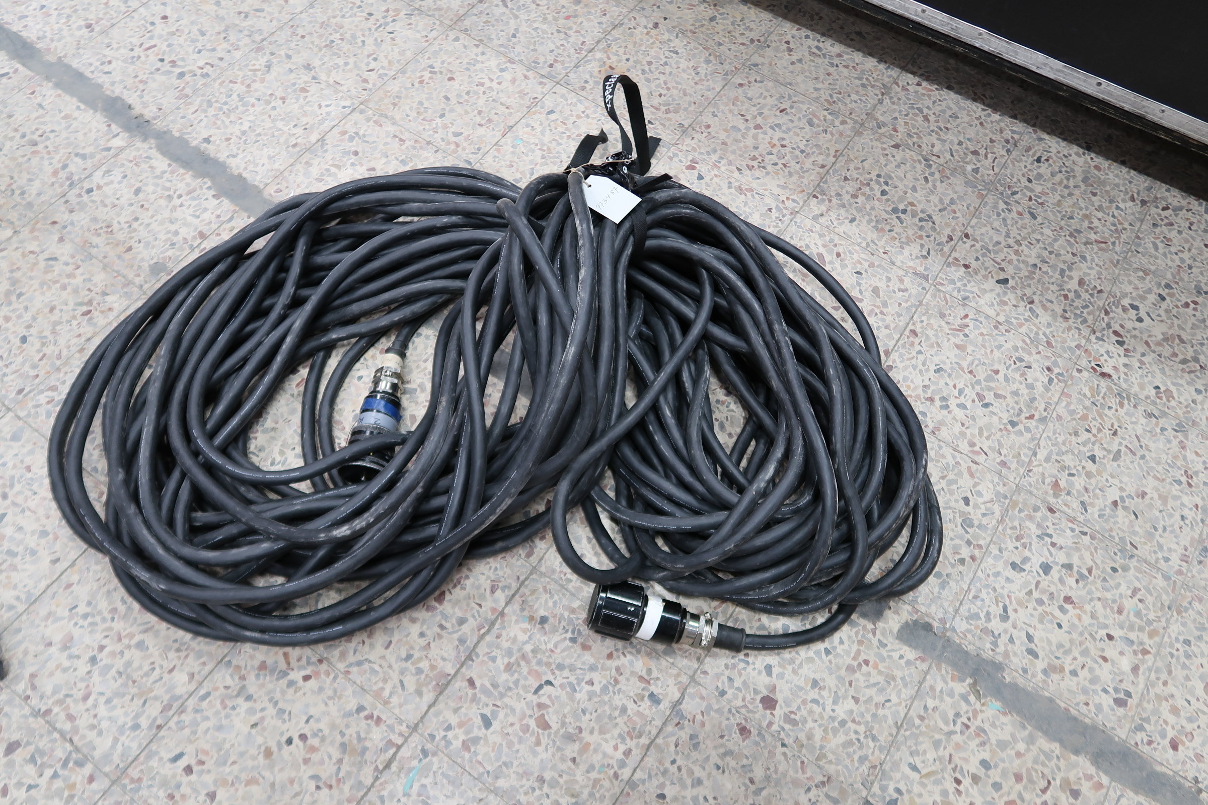 Analog Multikabel - Auktioner online - Nätauktioner & Konkursauktioner ...