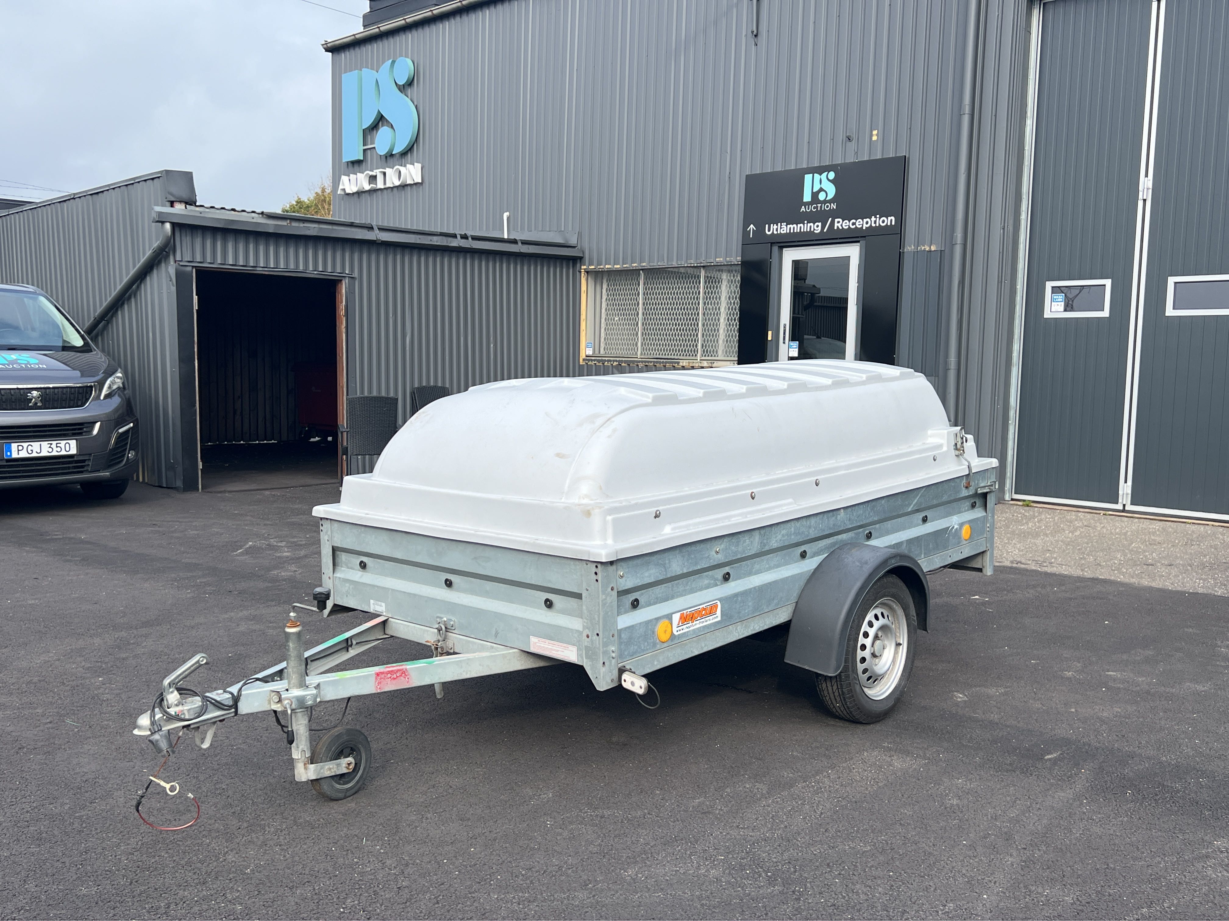 Släp med kåpa Neptun -2019 - Auktioner online - Nätauktioner ...