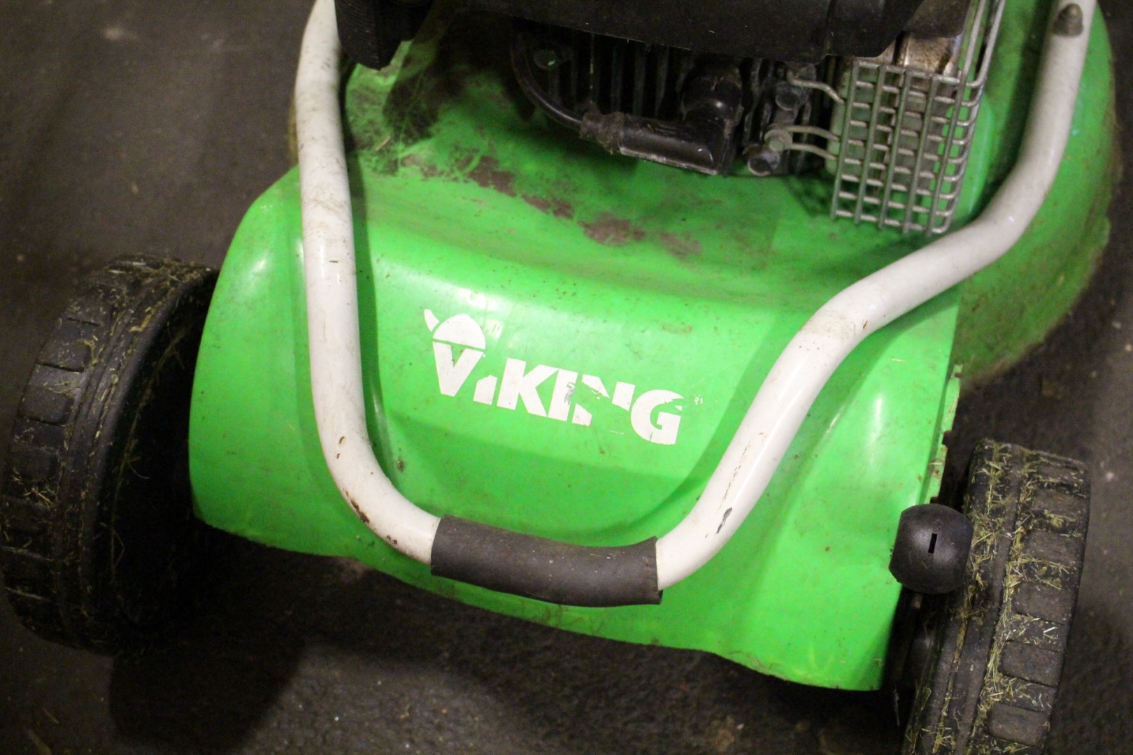 Gräsklippare Viking MB 2 RT och röjsåg Meec - Auktioner online ...
