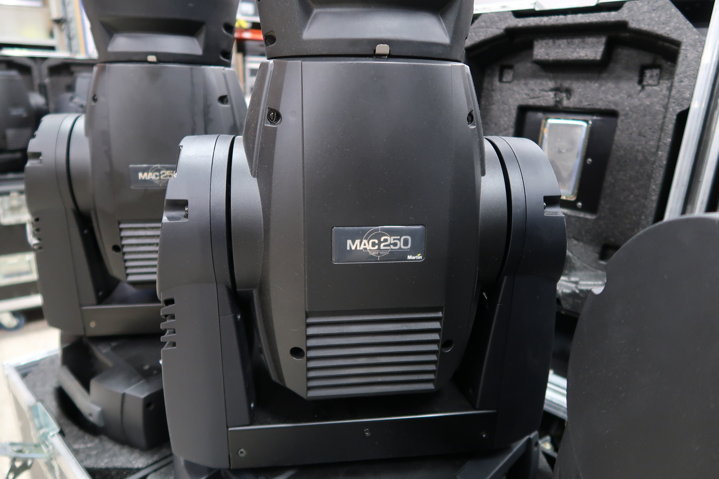 4 pcs - MAC 250 Wash/Beam - PS Auction - We value the future - Largest ...