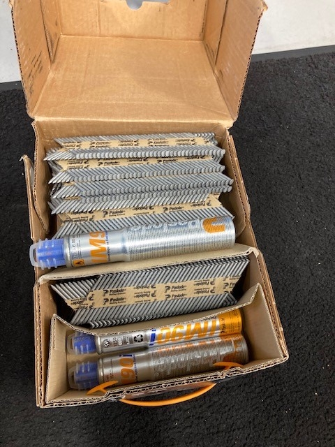 IM90 gas-powered nail gun - PS Auction - We value the future - Largest ...