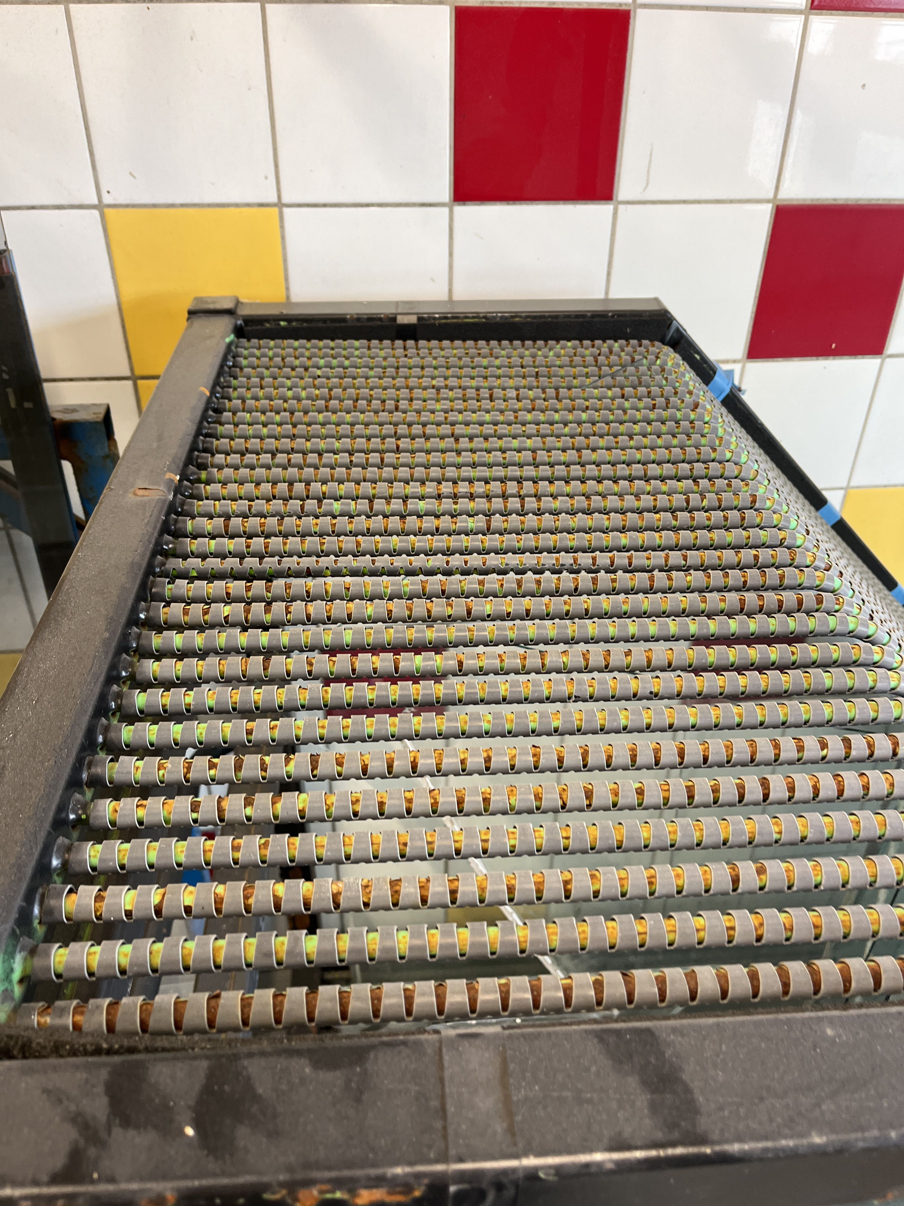 Glass trolley and window fixture - PS Auction - We value the future ...