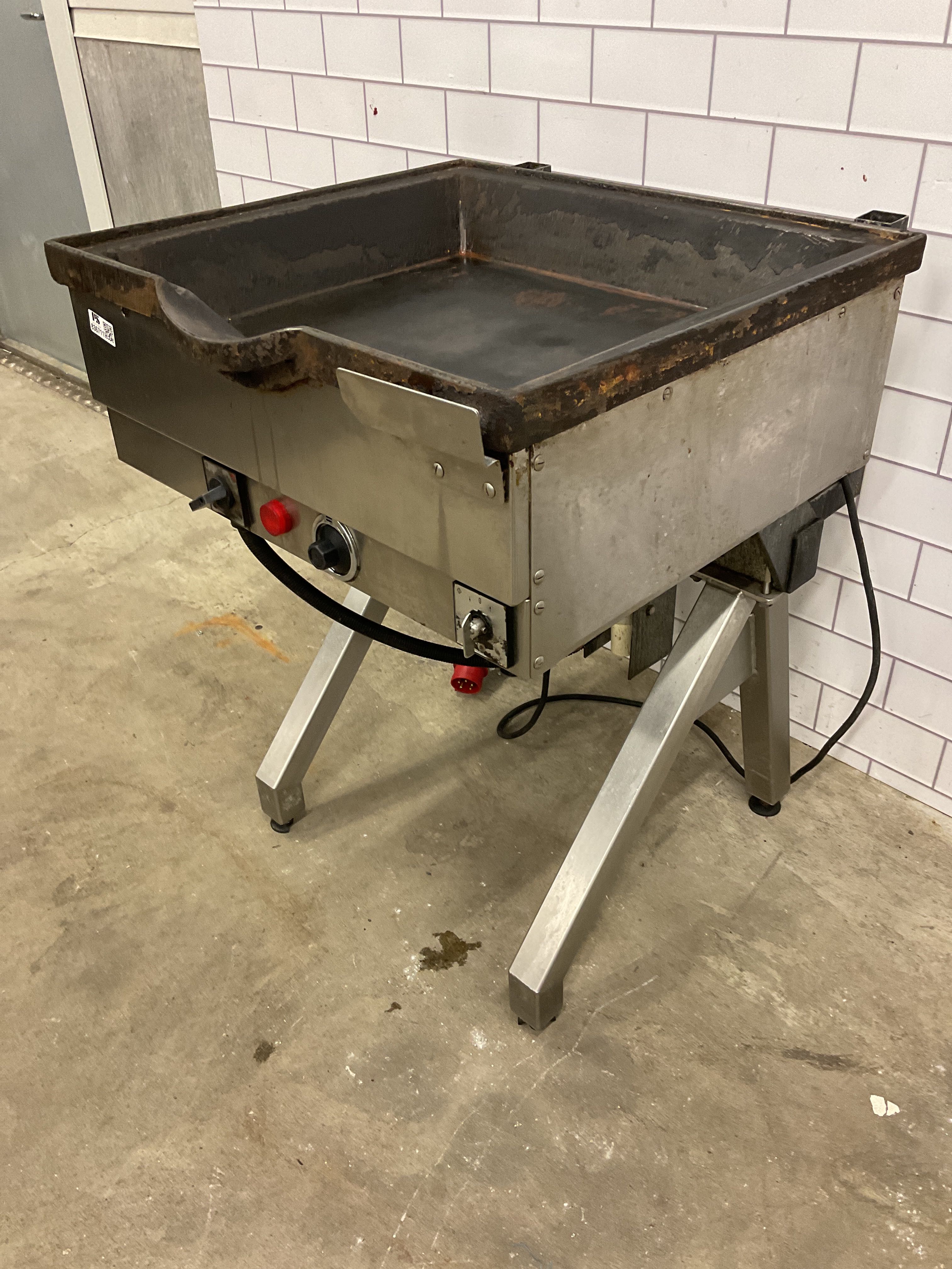 Frying table tiltable 70 x 70 cm - PS Auction - We value the future ...