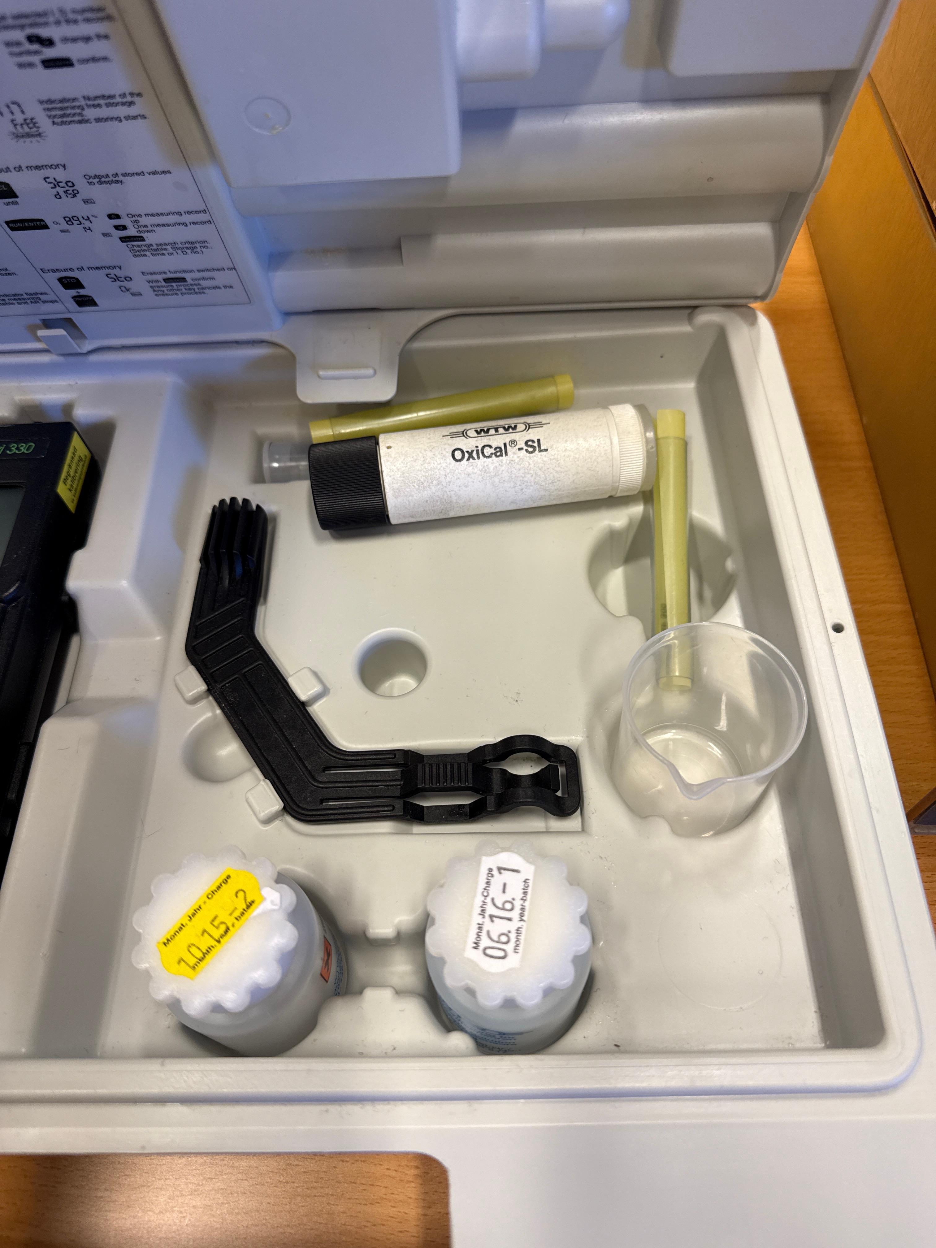 Portabelt syremätningsinstrument – en oximeter (modell Oxi 330 från WTW ...