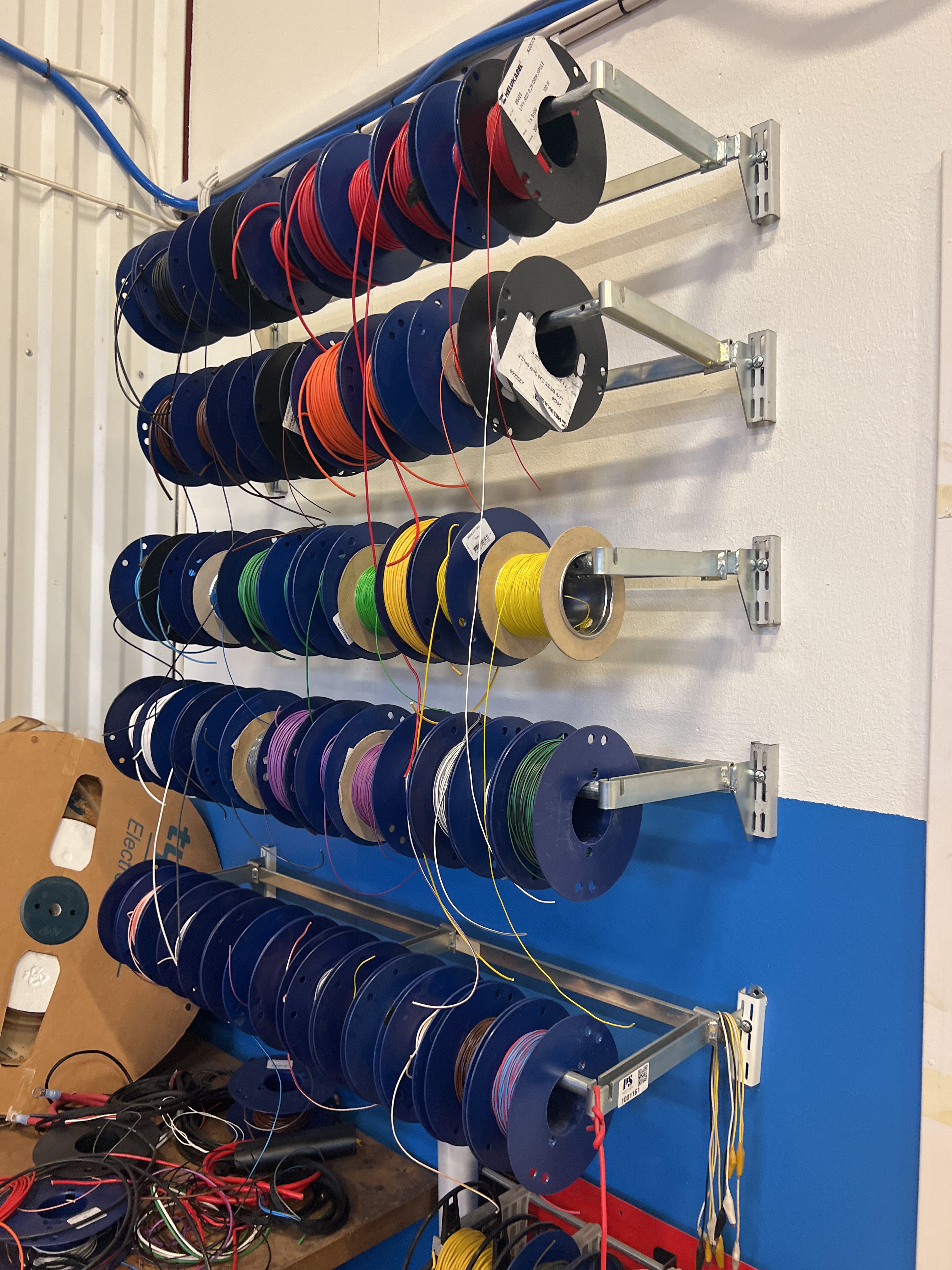 Cable shelves - PS Auction - We value the future - Largest in net auctions