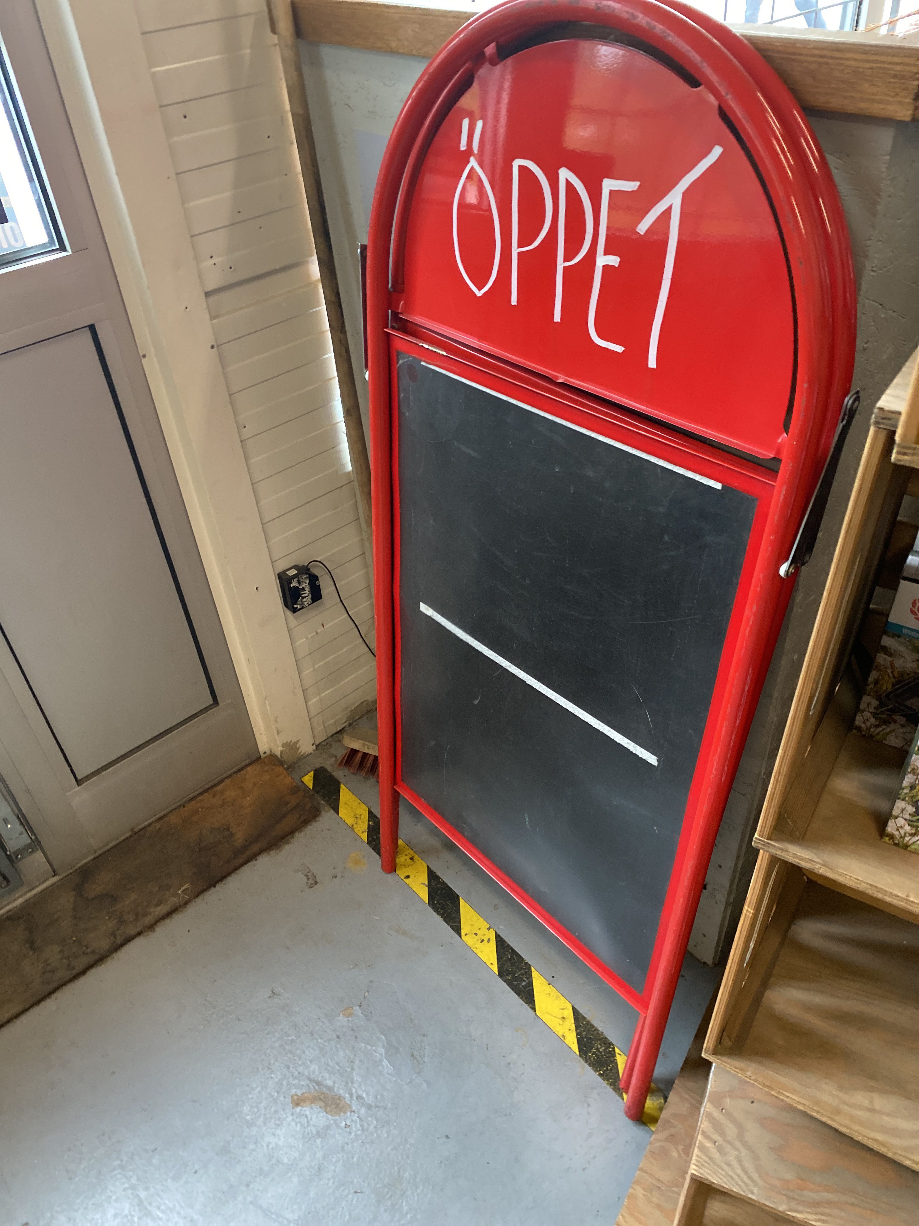 Store interior - PS Auction - We value the future - Largest in net auctions