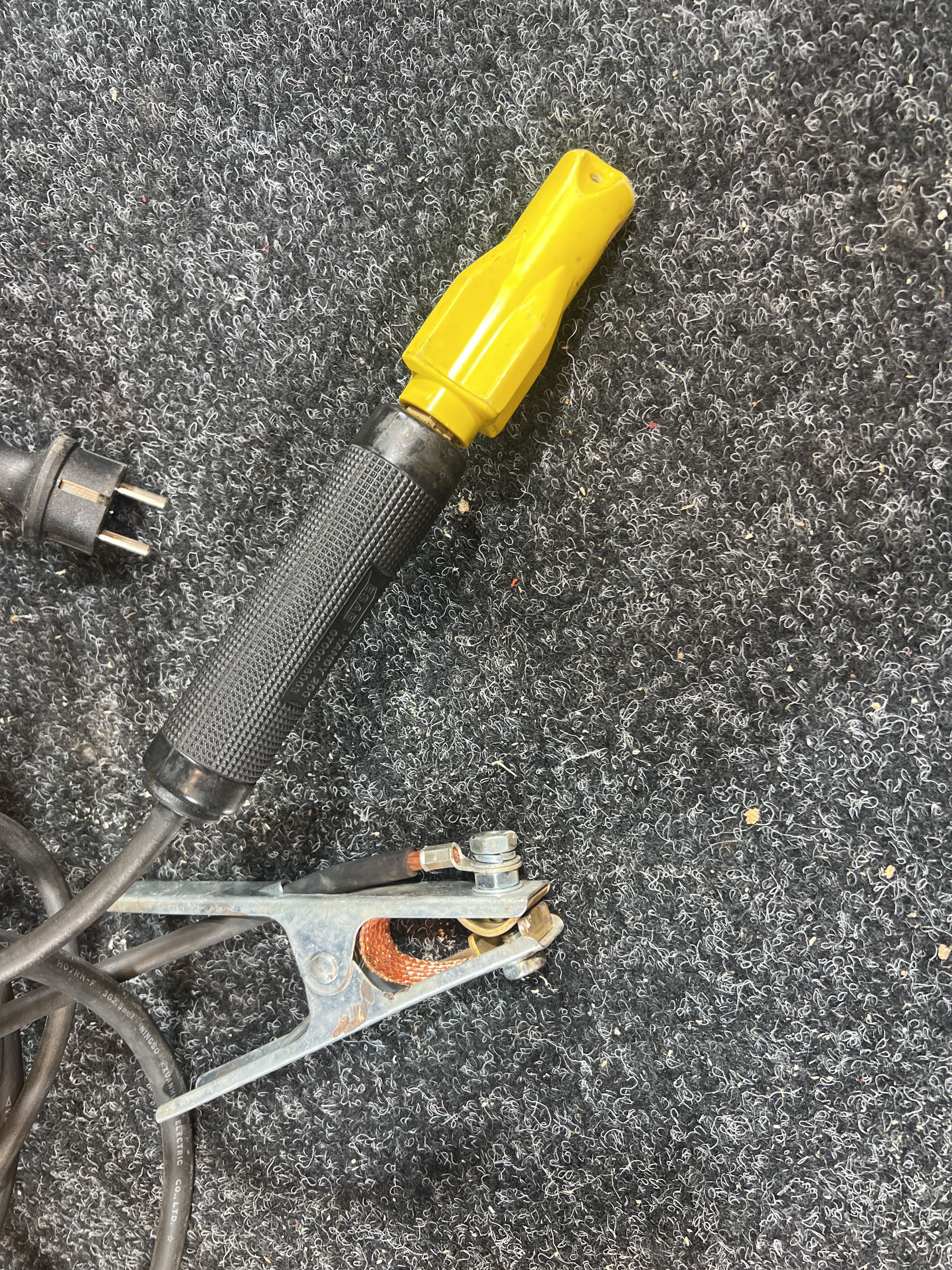 Welding and welding helmets - ESAB Rogue ES 150i - PS Auction - We value the future - Largest in ...