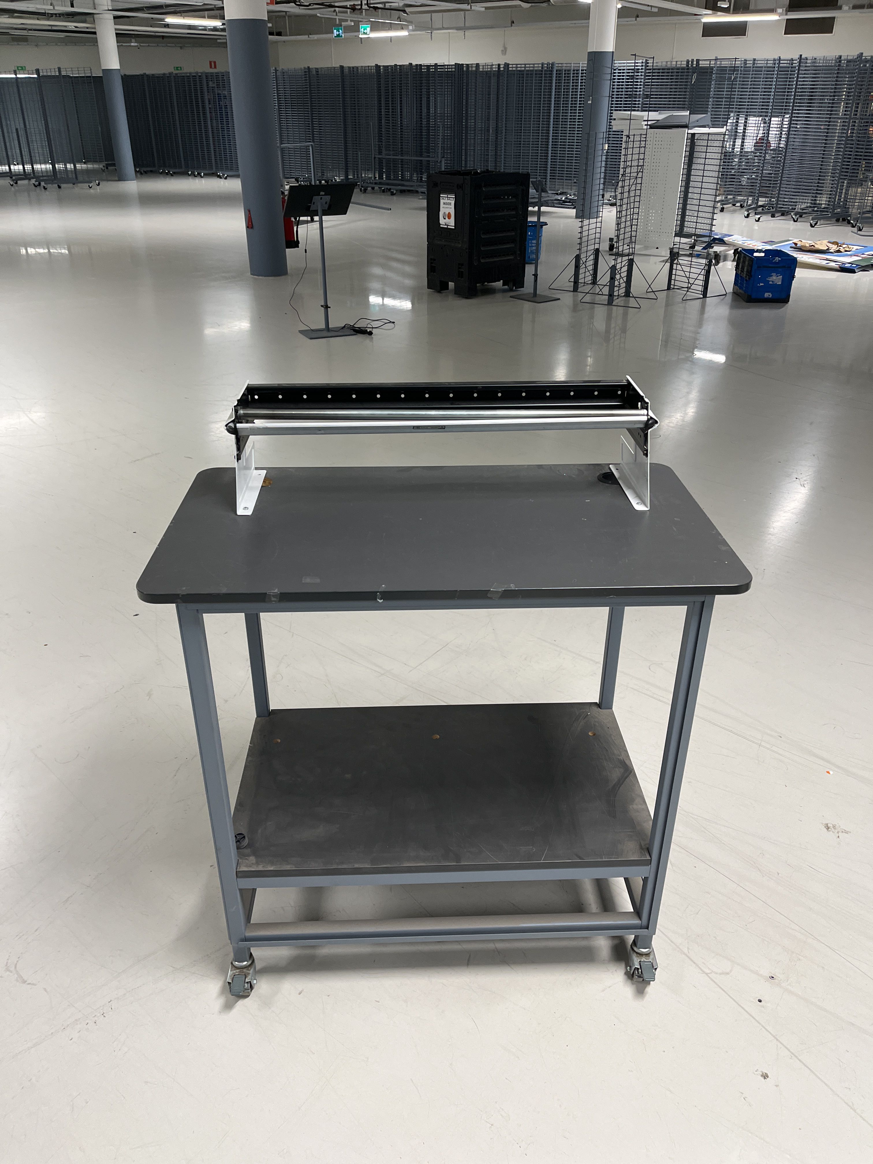 Workbenches 3 pcs - PS Auction - We value the future - Largest in net ...
