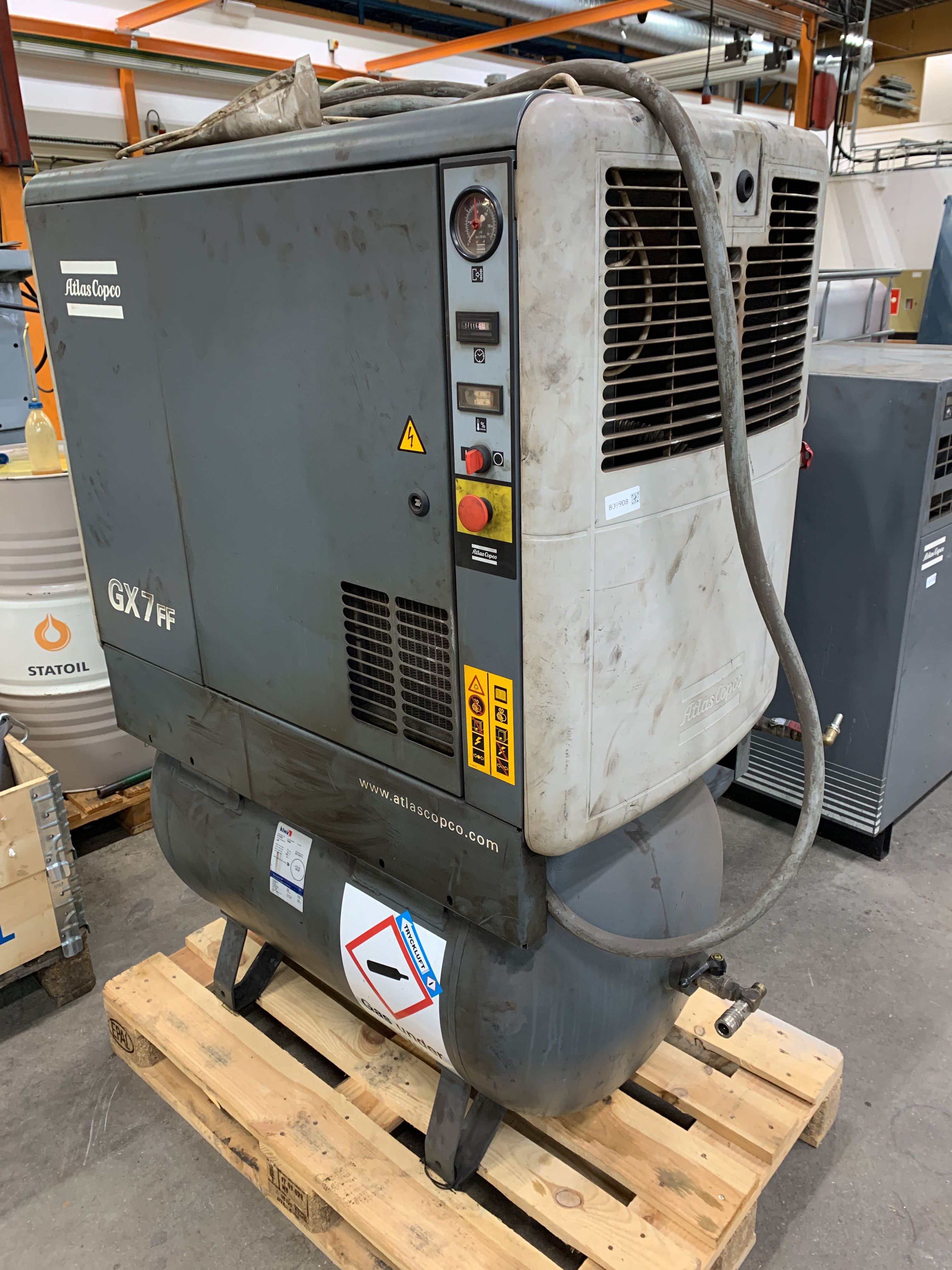 Skruvkompressor Atlas Copco GX7 FF med inbyggd tank - Auktioner online ...