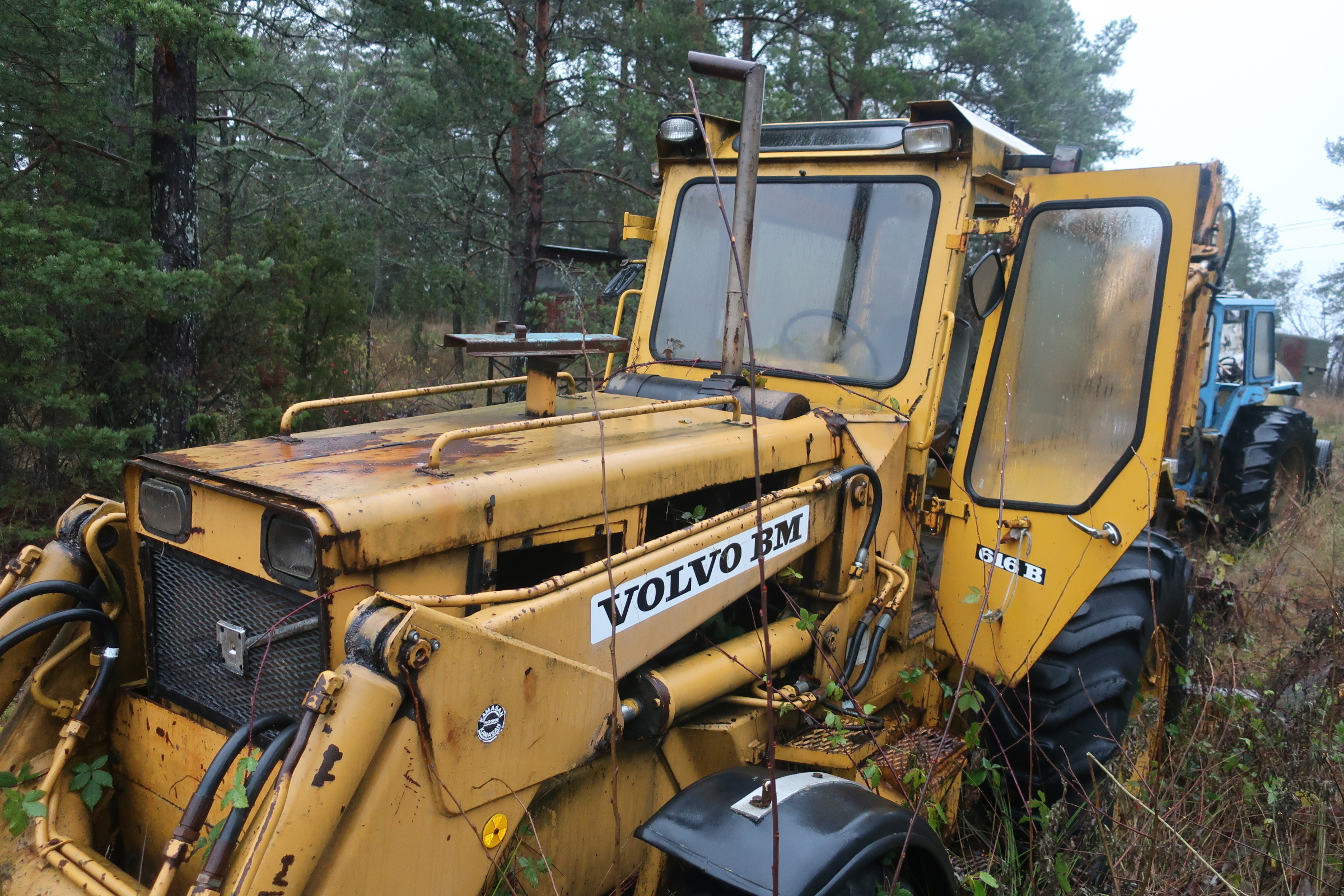 Backhoe loader, VOLVO BM 616B, Renovation object - PS Auction - We ...