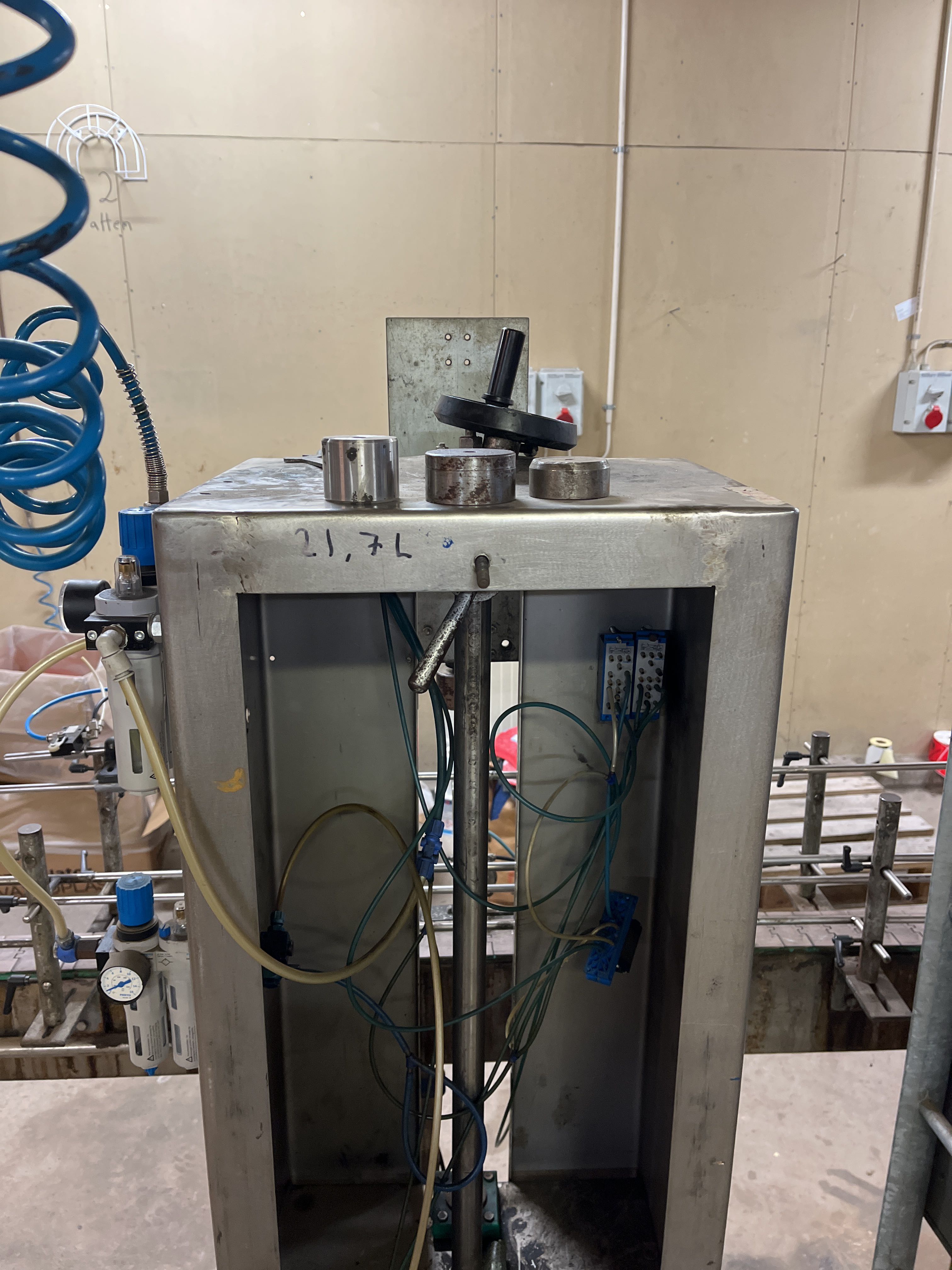 Filling line for liquids - 2 machines with collection tables - PS ...