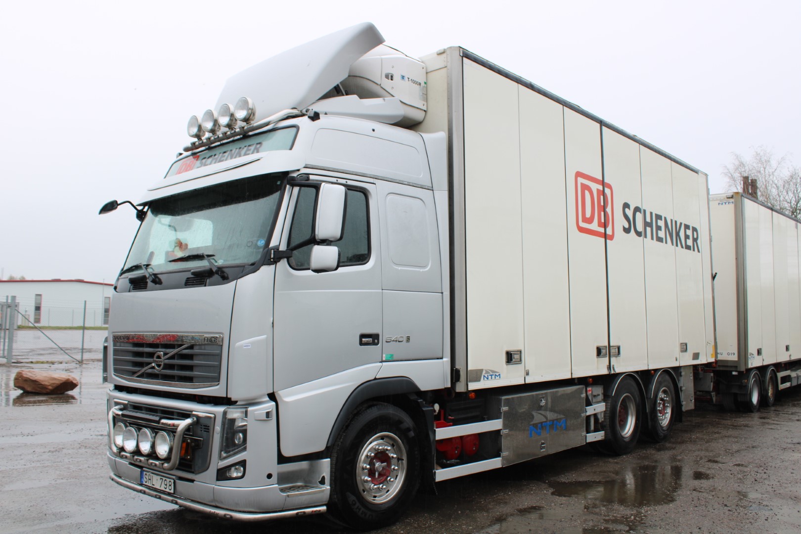 Refrigerated lift truck Volvo FH16 6 * 2 -2013 (800265km) - PS Auction ...