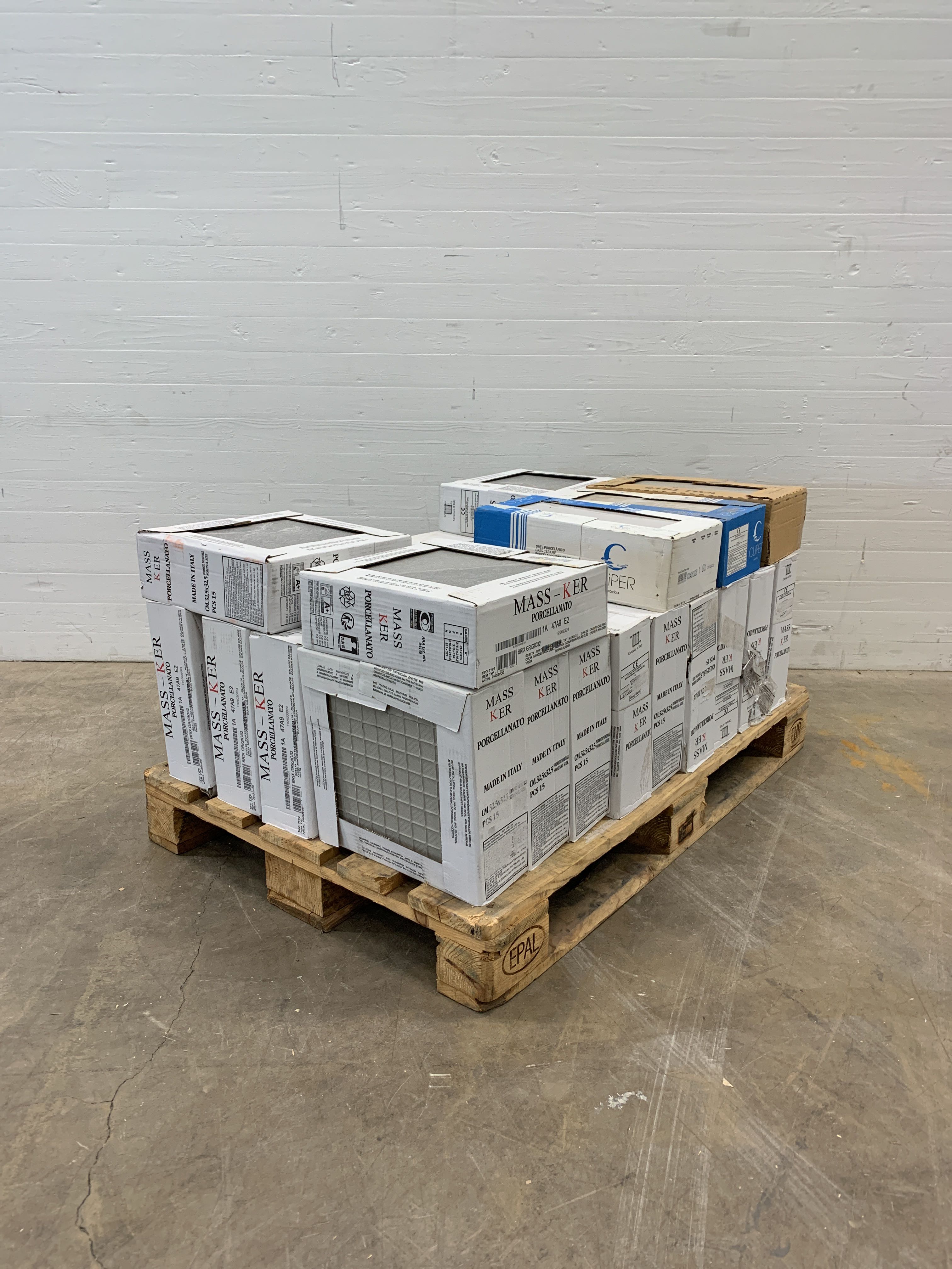 Assortment of clinkers - PS Auction - We value the future - Largest in ...