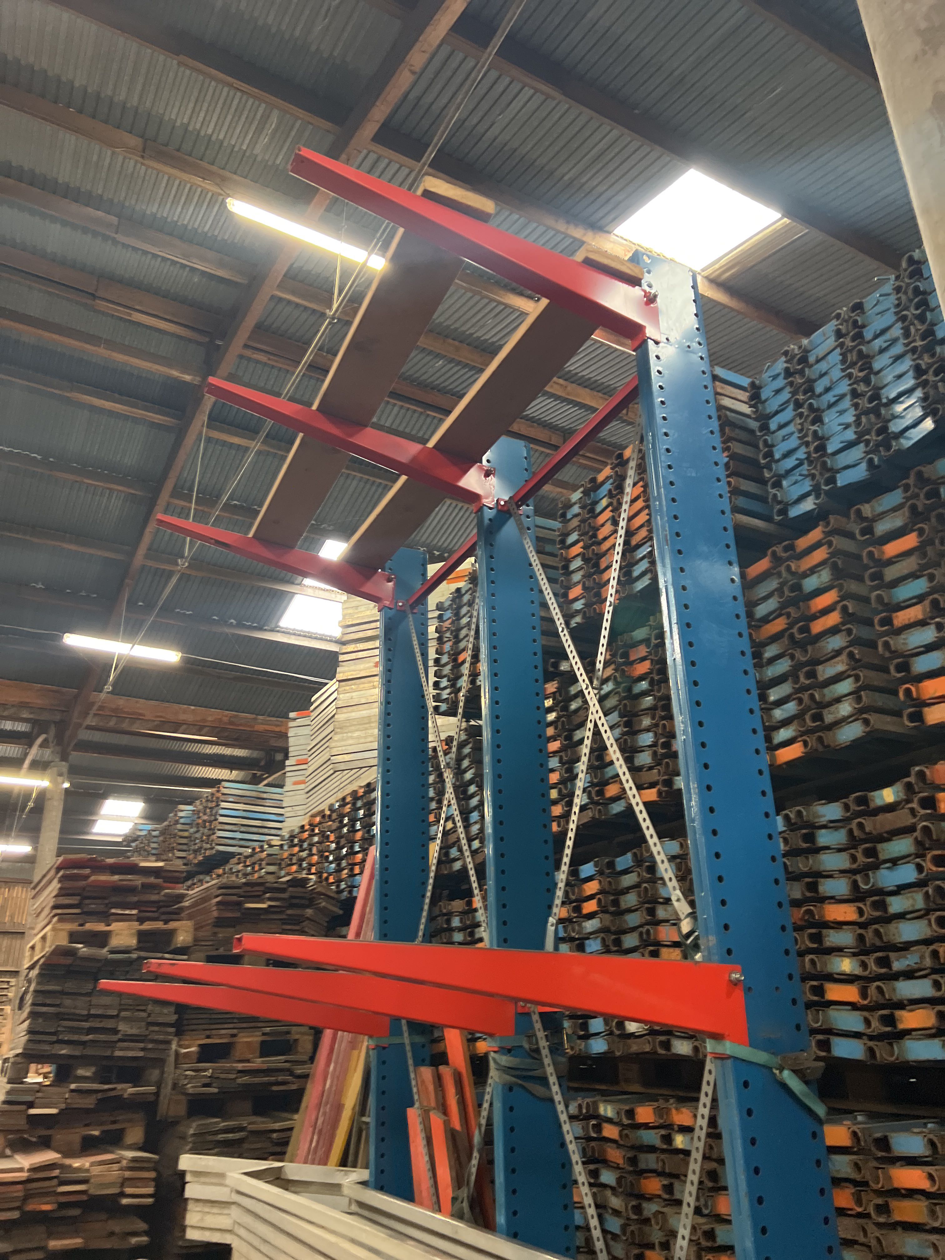 Branch stand, approx. 350 cm high - PS Auction - We value the future ...