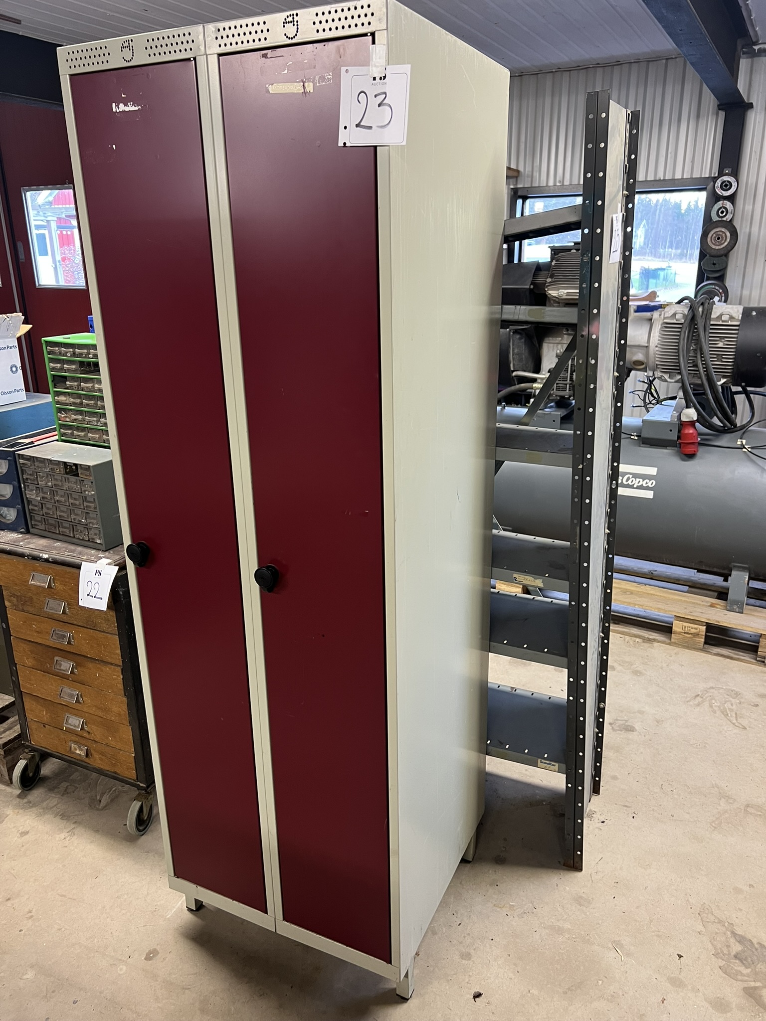 Storage shelf and wardrobe - PS Auction - We value the future - Largest ...