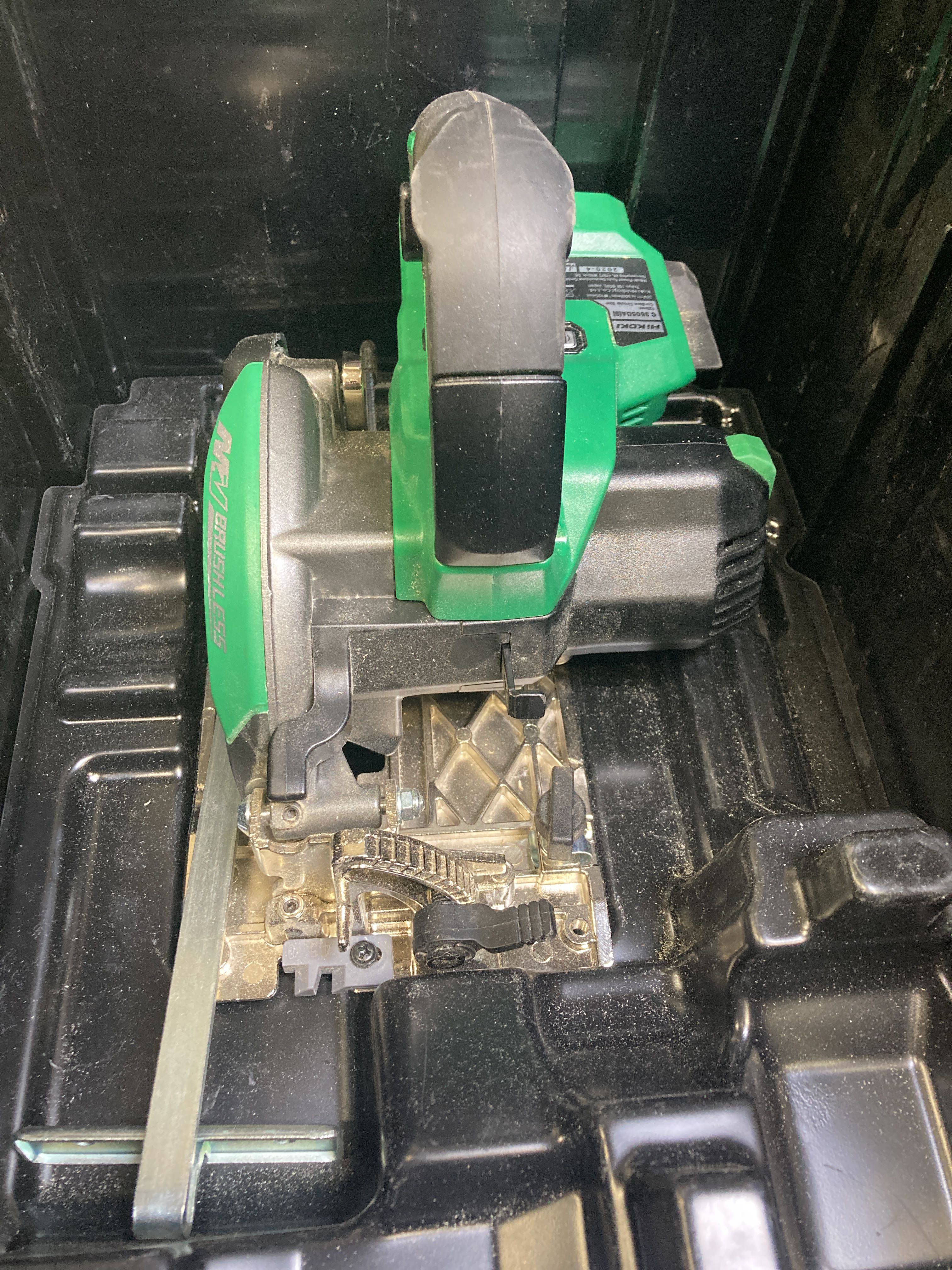 Cirkelsåg Hikoki C3605DA - Auktioner online - Nätauktioner ...