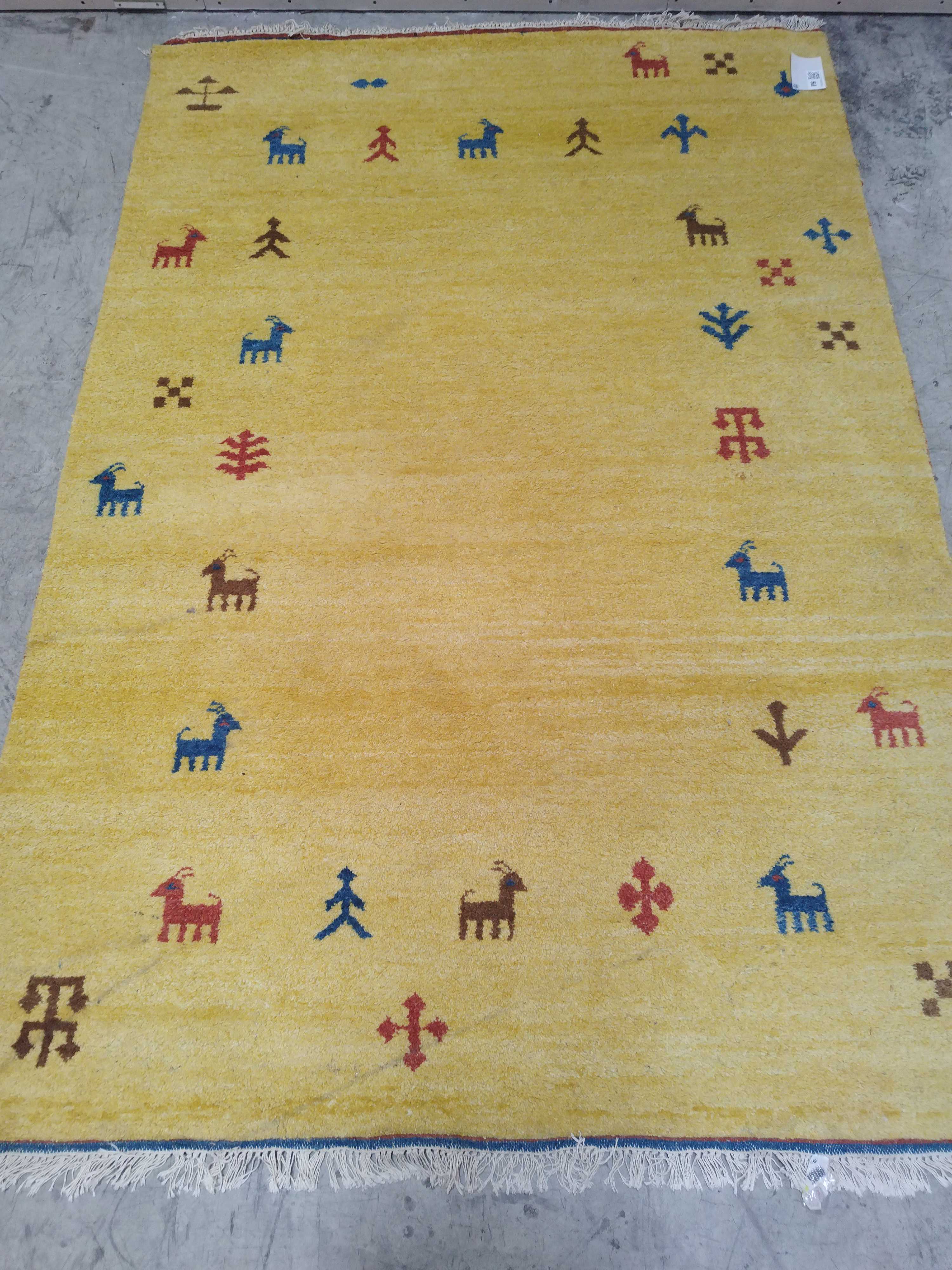 Matta, 250x170 cm – gul, mönster med djur och symboler, fransar ...
