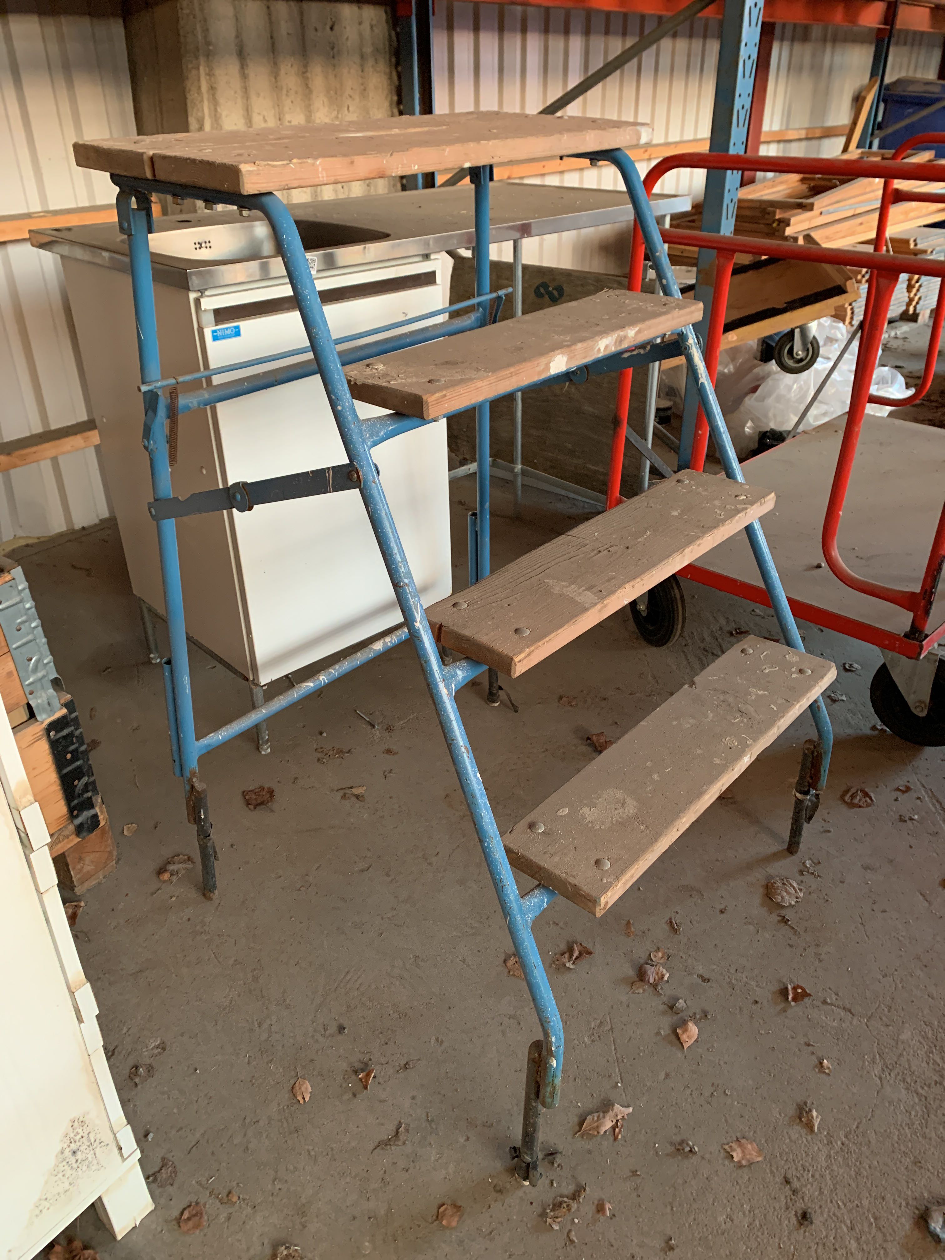 Stock trolley and step trestle - PS Auction - We value the future ...