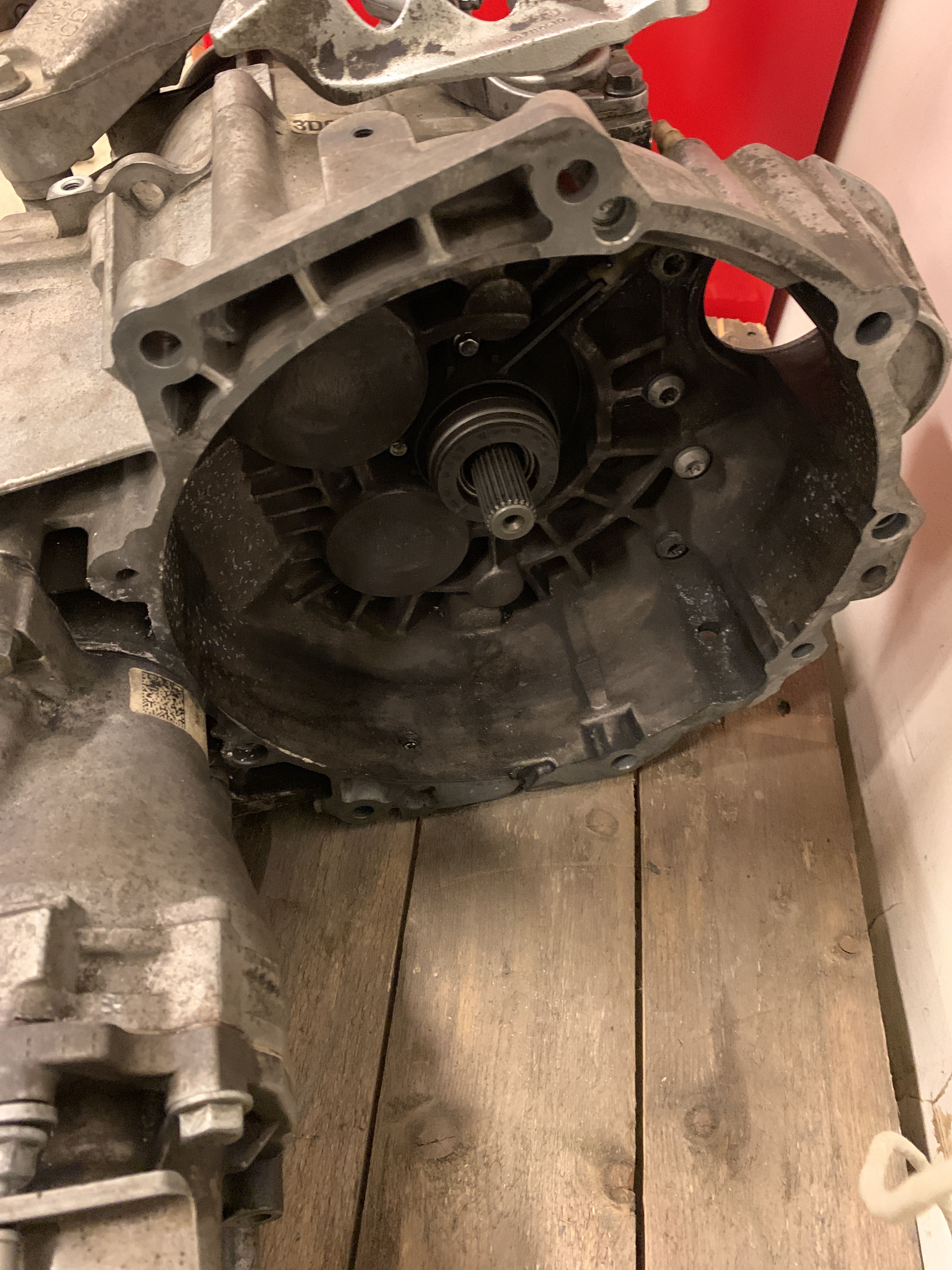 Engines, gearboxes, rear VAG - PS Auction - We value the future ...