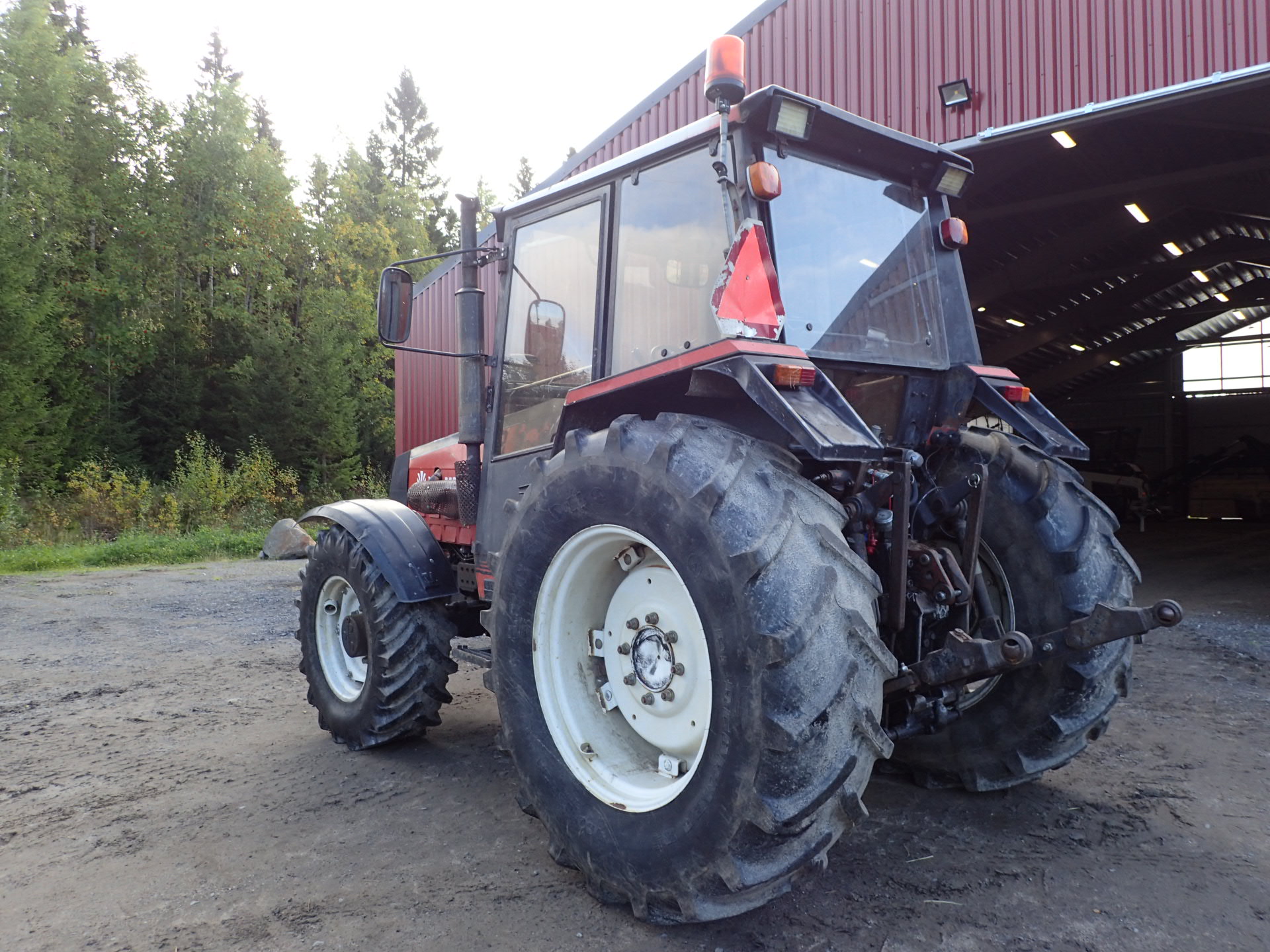 VALMET 705 Jordbrukstraktor - PS Auction - We value the future ...