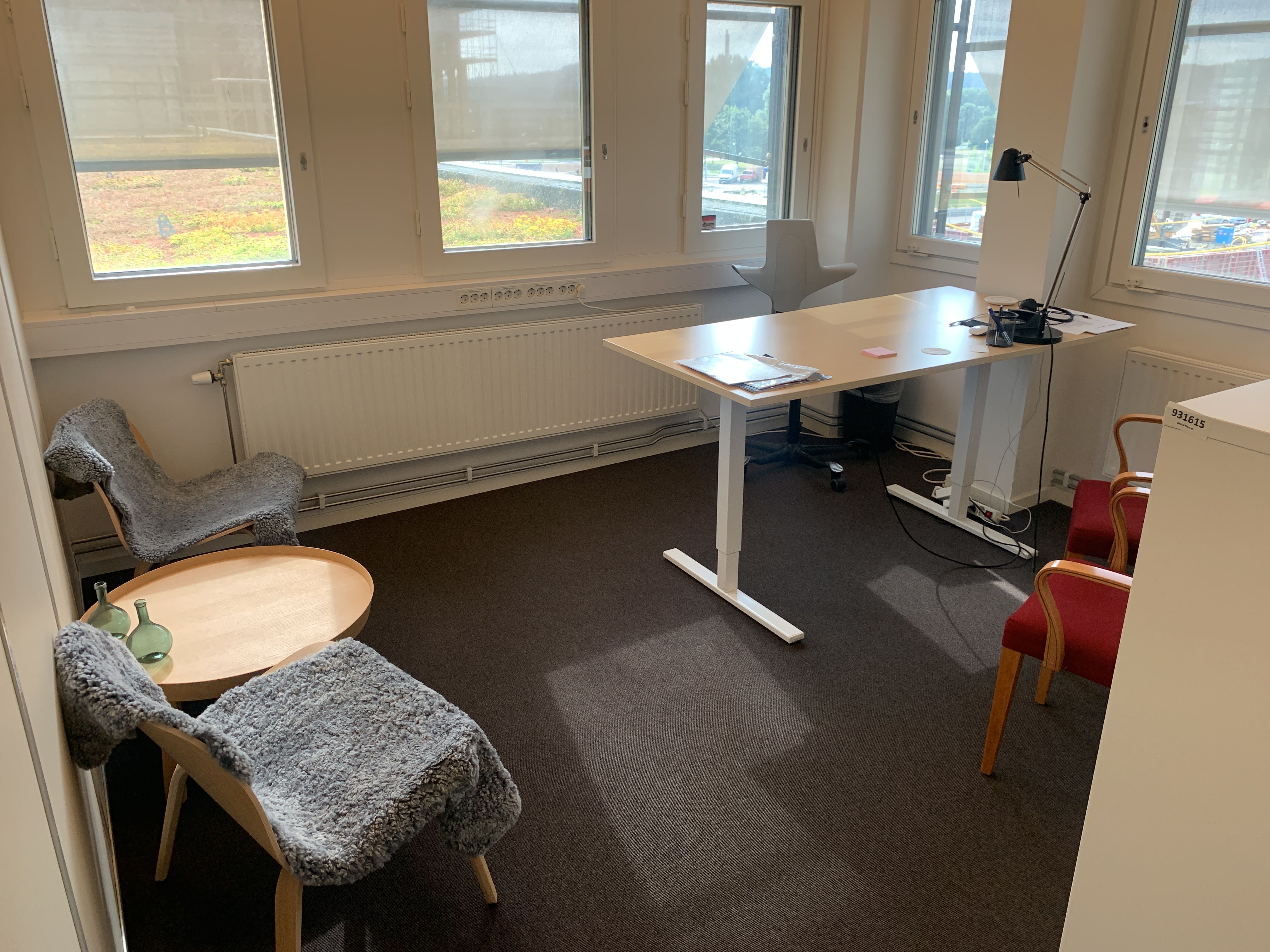 Office workstation, raise and lower desk Edsbyn, visitor furniture ...