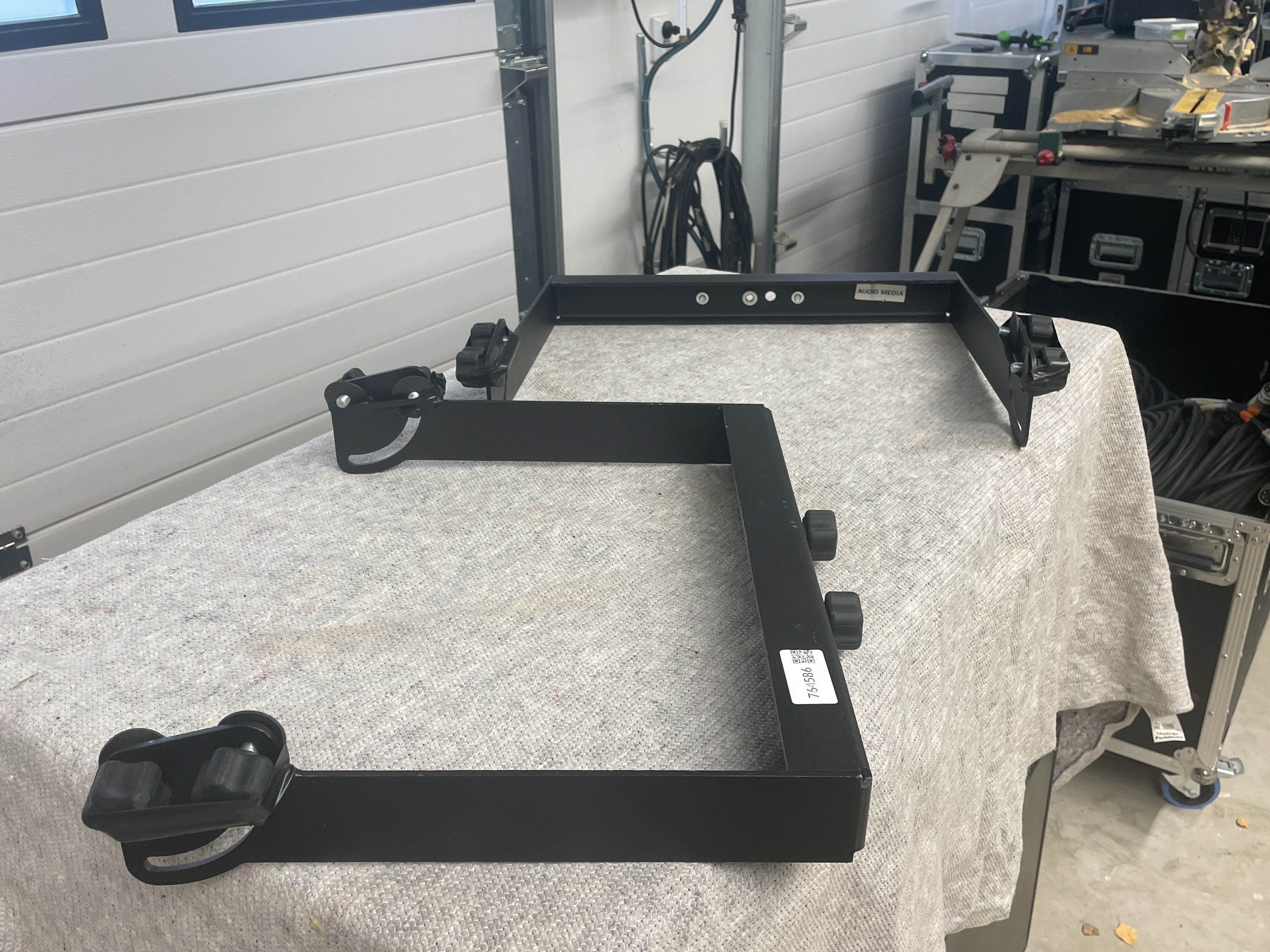 2 st Cluster Bracket - Auktioner online - Nätauktioner ...