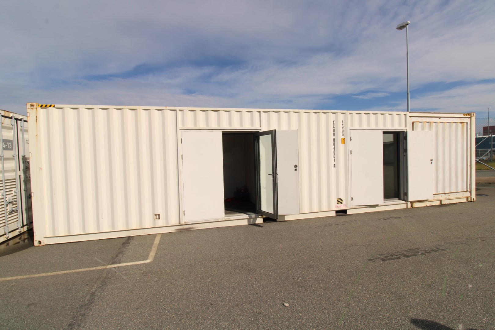 Insulated office container 40 "with extendable wall - PS Auction - We ...