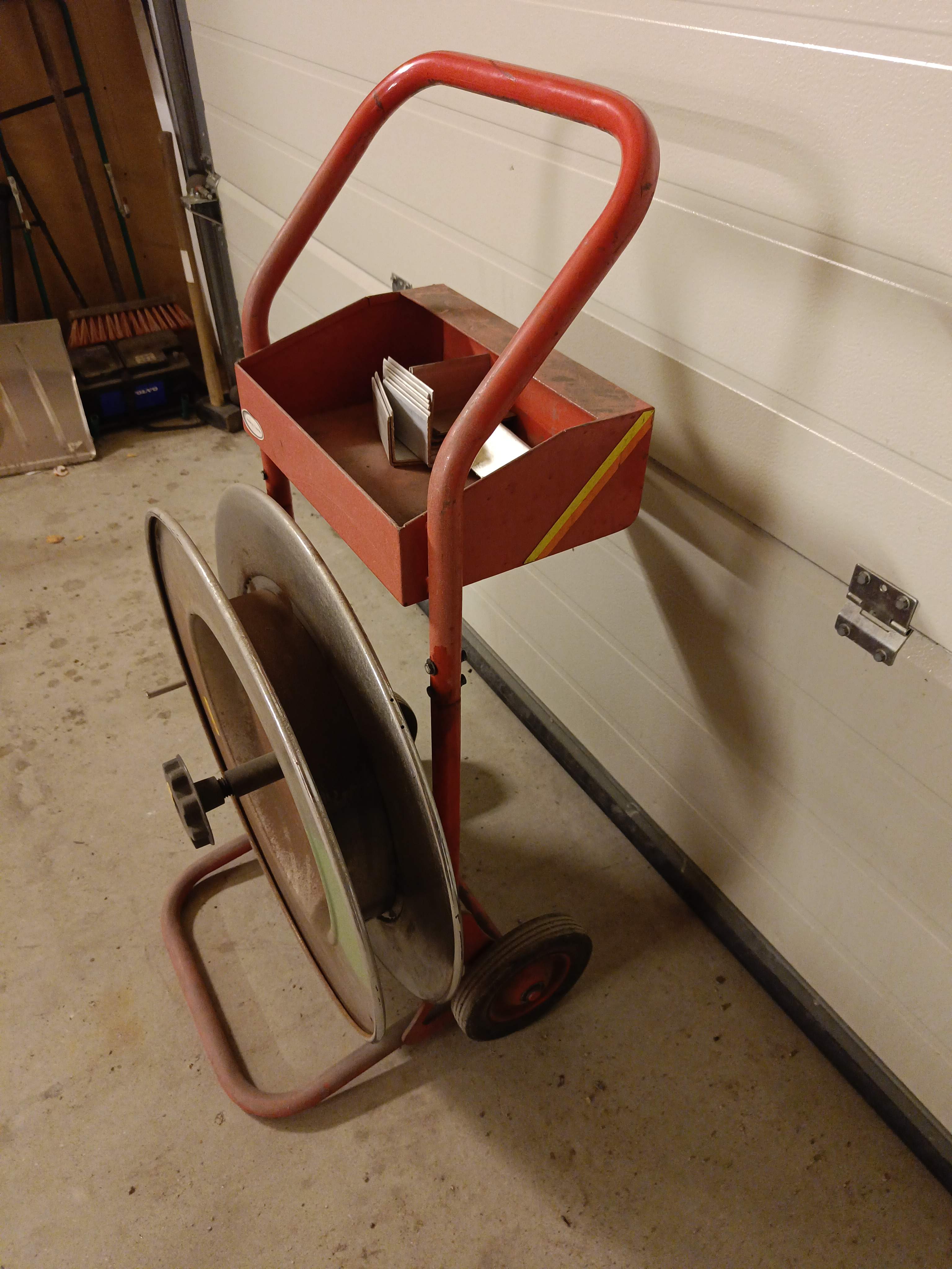 Sturdy cart for tape and tape machine - PS Auction - We value the ...