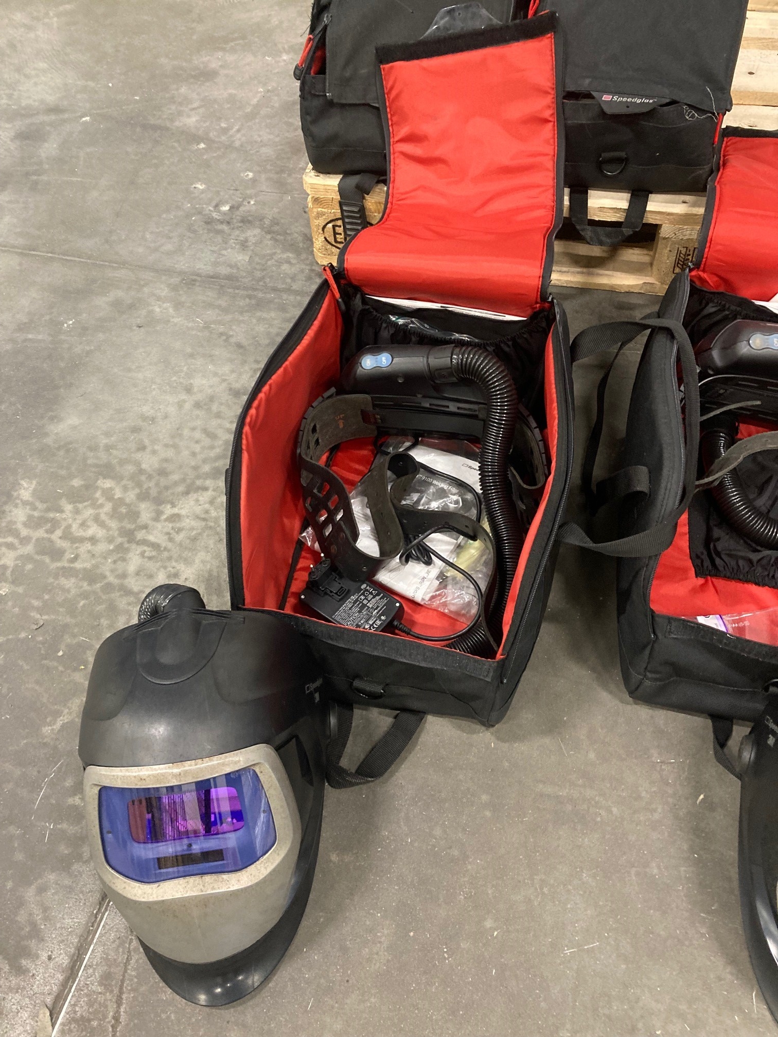 Welding helmets with fresh air 3M 9100 & 3M Adflo 5 pcs - PS Auction ...